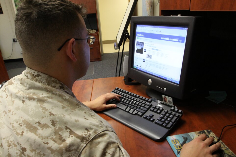 Marine Corps opens up social networking on government computers ...