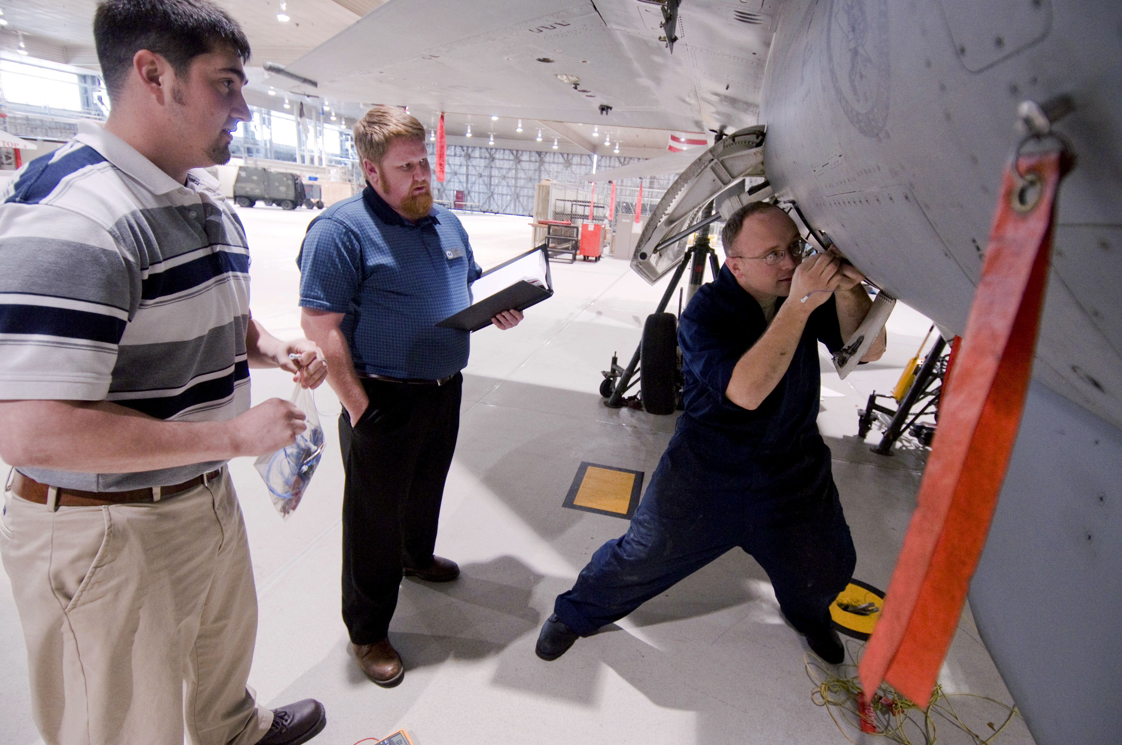 AFETS supertechs alleviate F-16 dilemmas