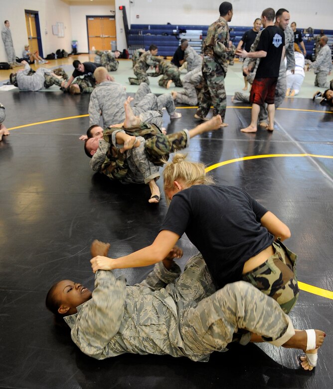 Airmen dive into Army combative training > Joint Base Langley-Eustis ...