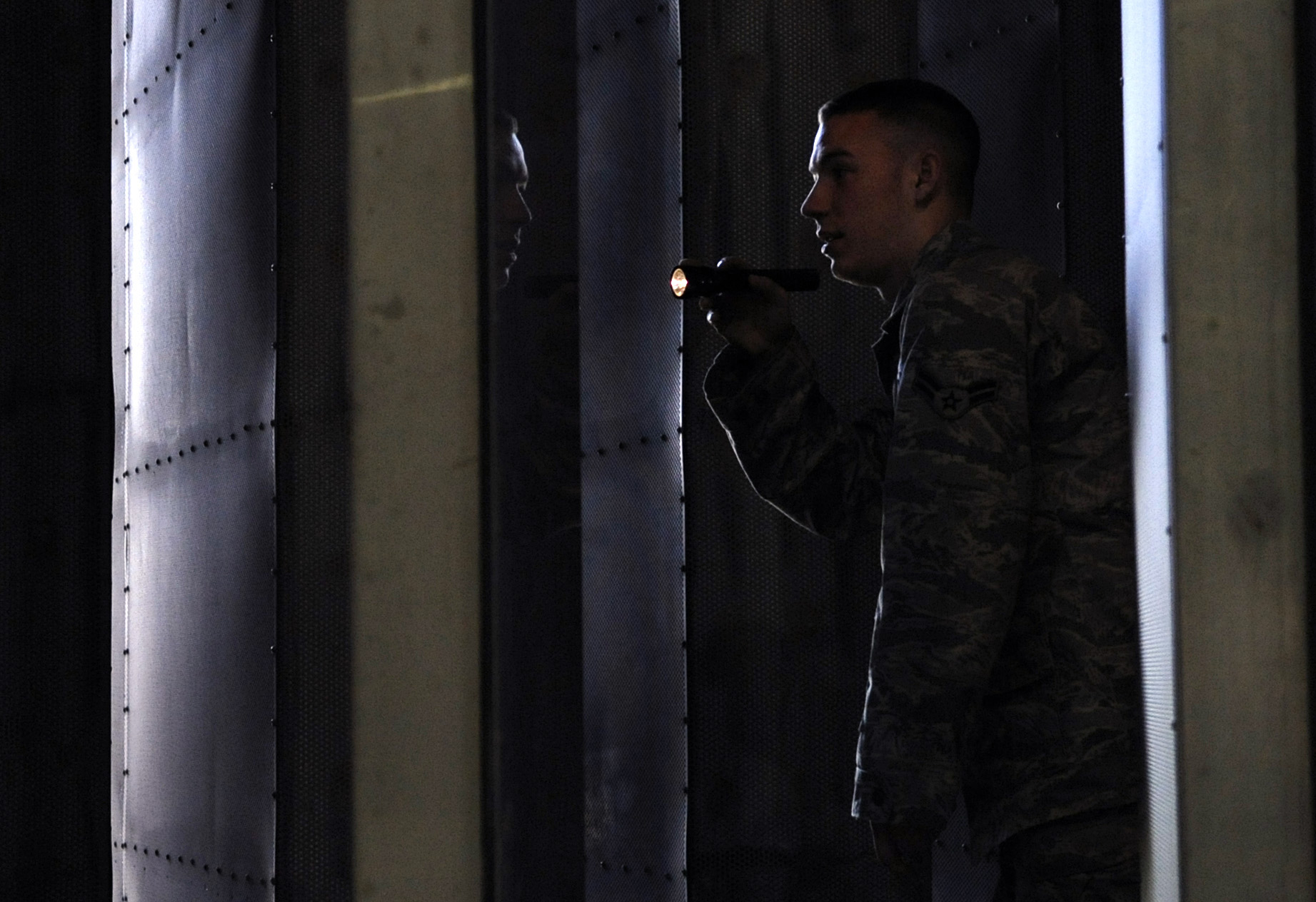 Hush houses keep jet noise contained > Air Combat Command > Display