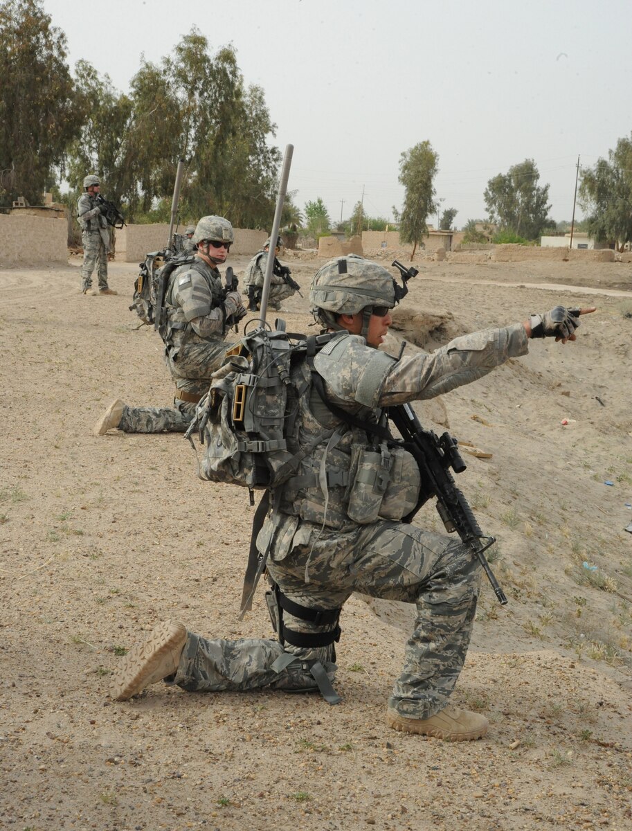 Security Forces help promote Iraqi community policing > U.S. Air Forces ...