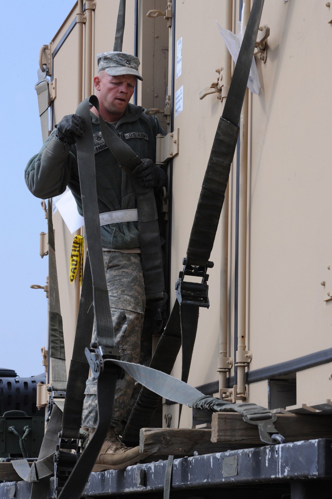 Airmen, Soldiers join on Lakehurst for Eagle Flag exercise > Joint Base ...