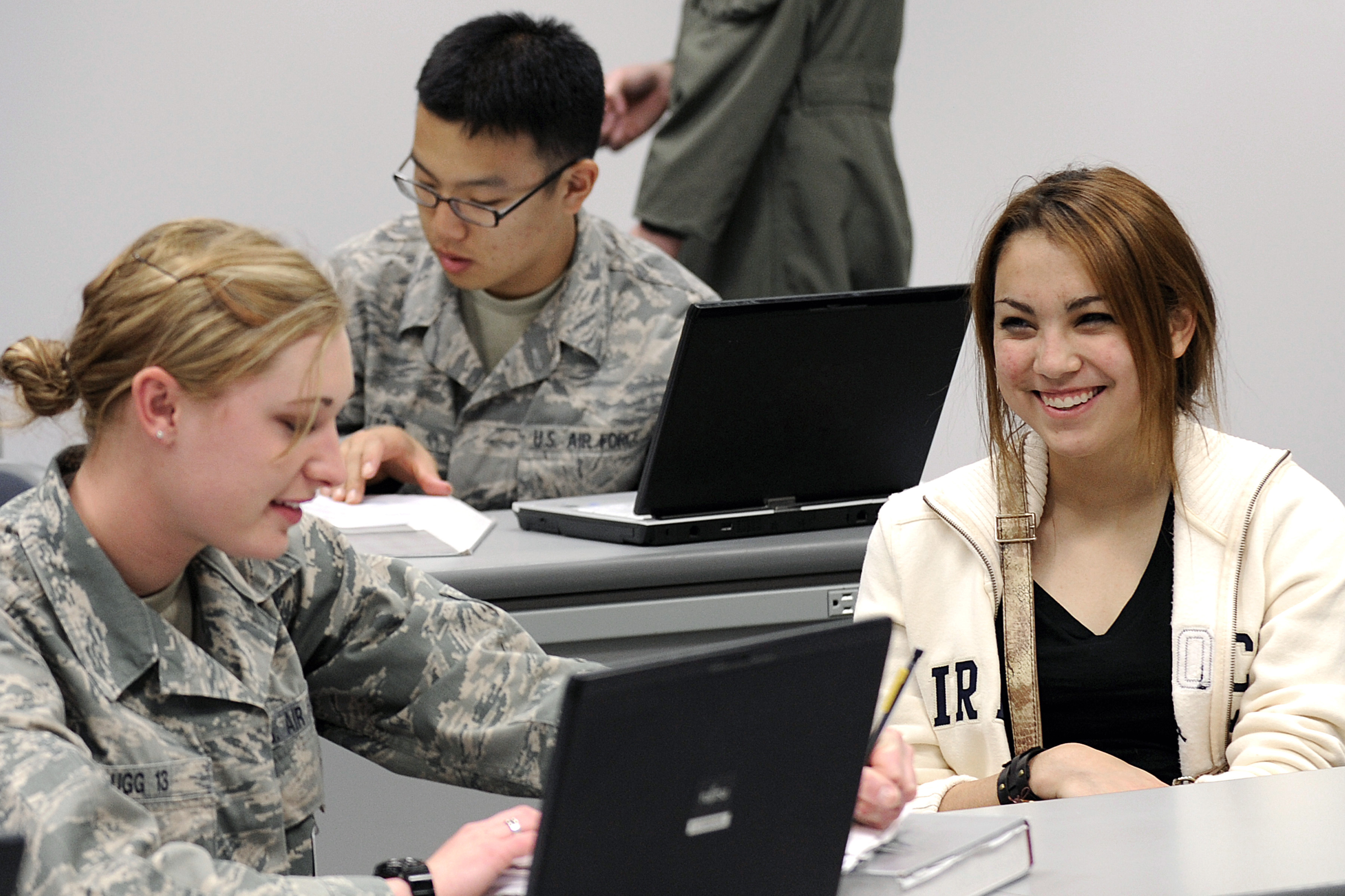 Appointees get a large glimpse of Academy life > Air Force > Article ...