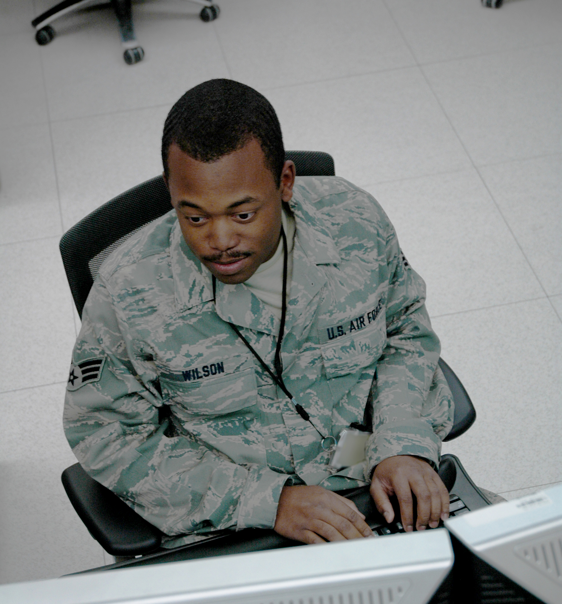 Combat coders build Web pages for warfighters