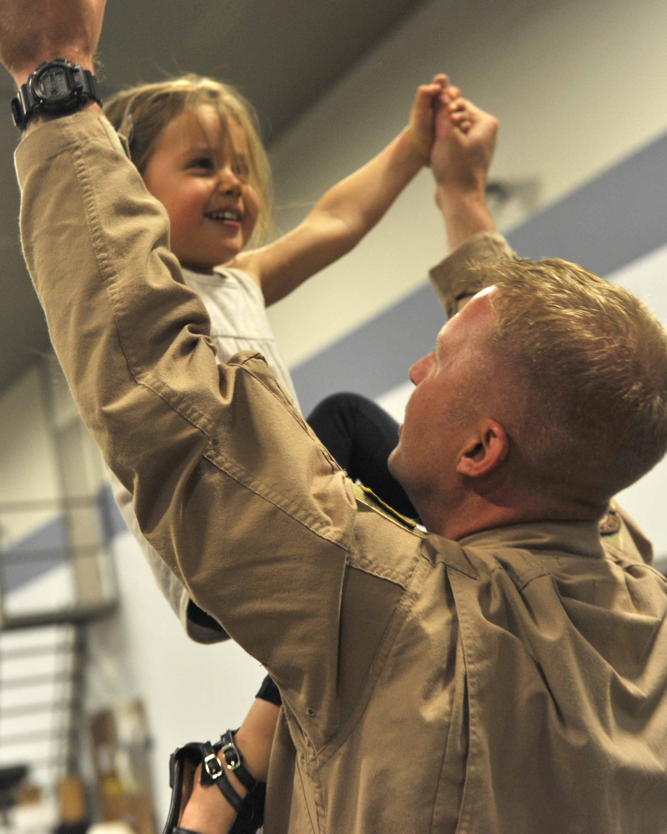 Airmen reunite with families after deployment > Little Rock Air Force ...
