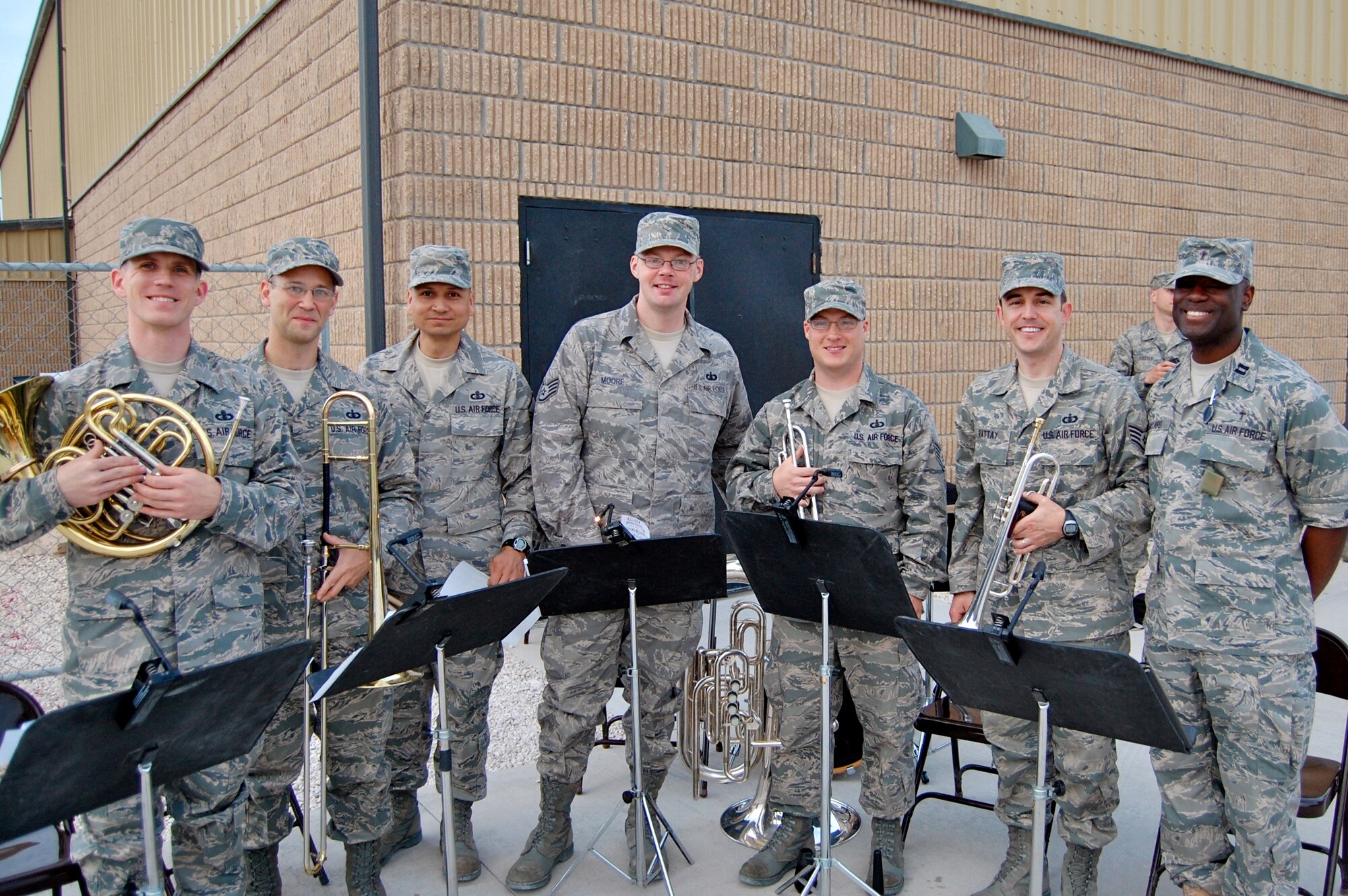 U.S. Air Force musicians join in ANZAC Day ceremony > U.S. Air Forces ...