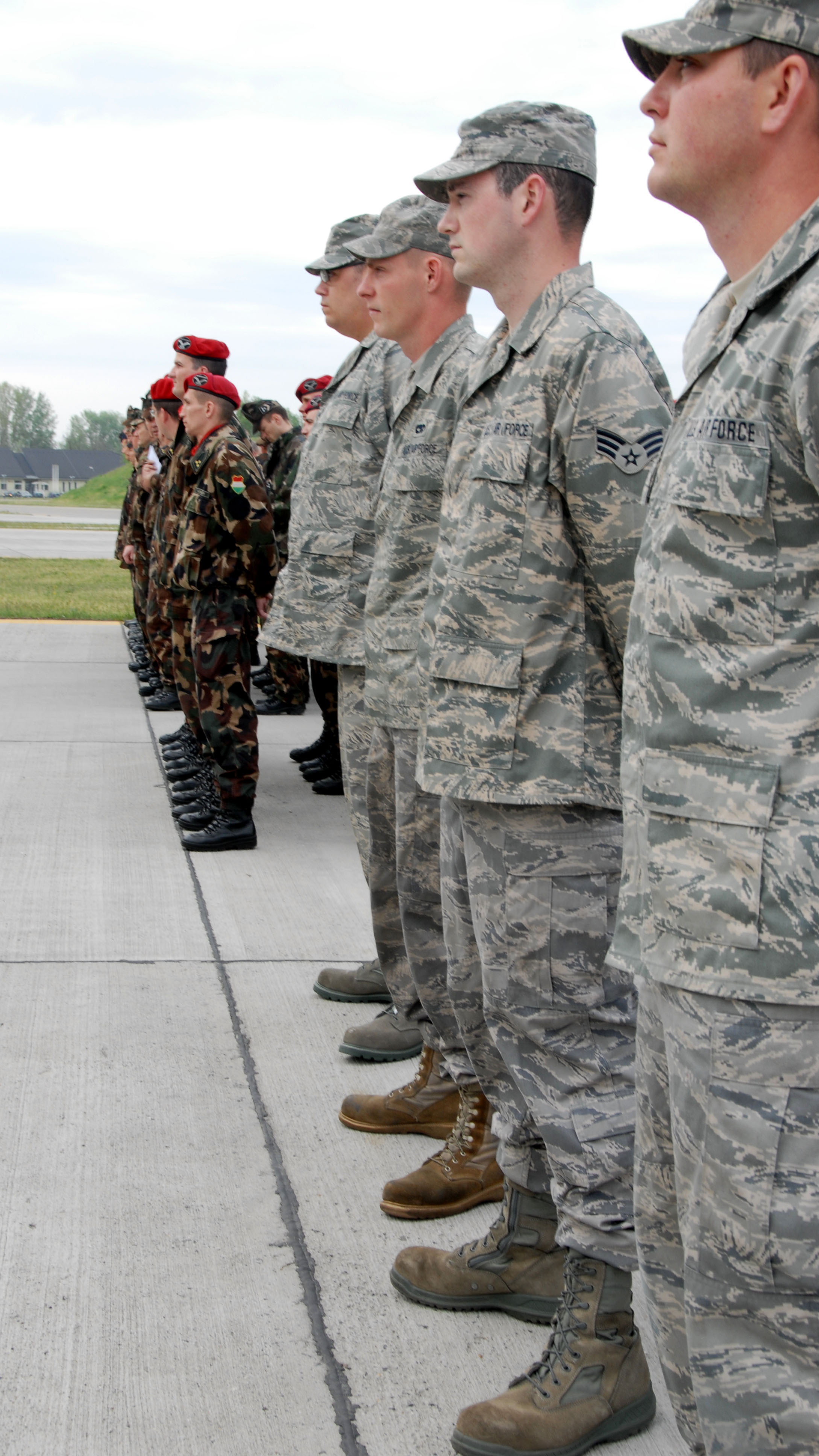 178th Fighter Wing attend an opening ceremony for the Load Diffuser ...