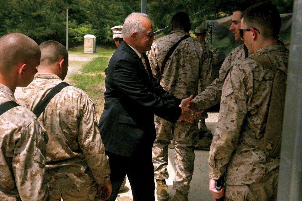 VFW commander informs troops on benefits > Marine Corps Installations ...
