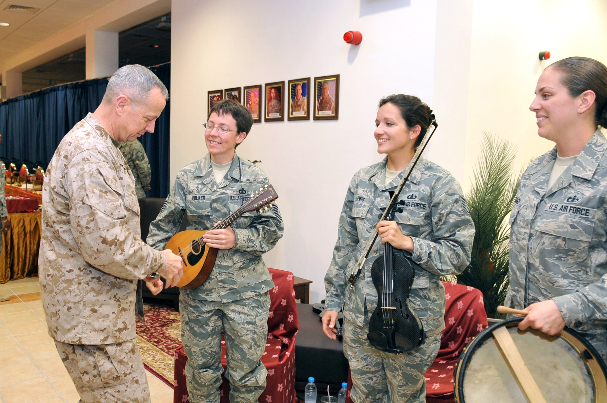 Celtic Aire Returns Home > Air Force Bands > Article Display