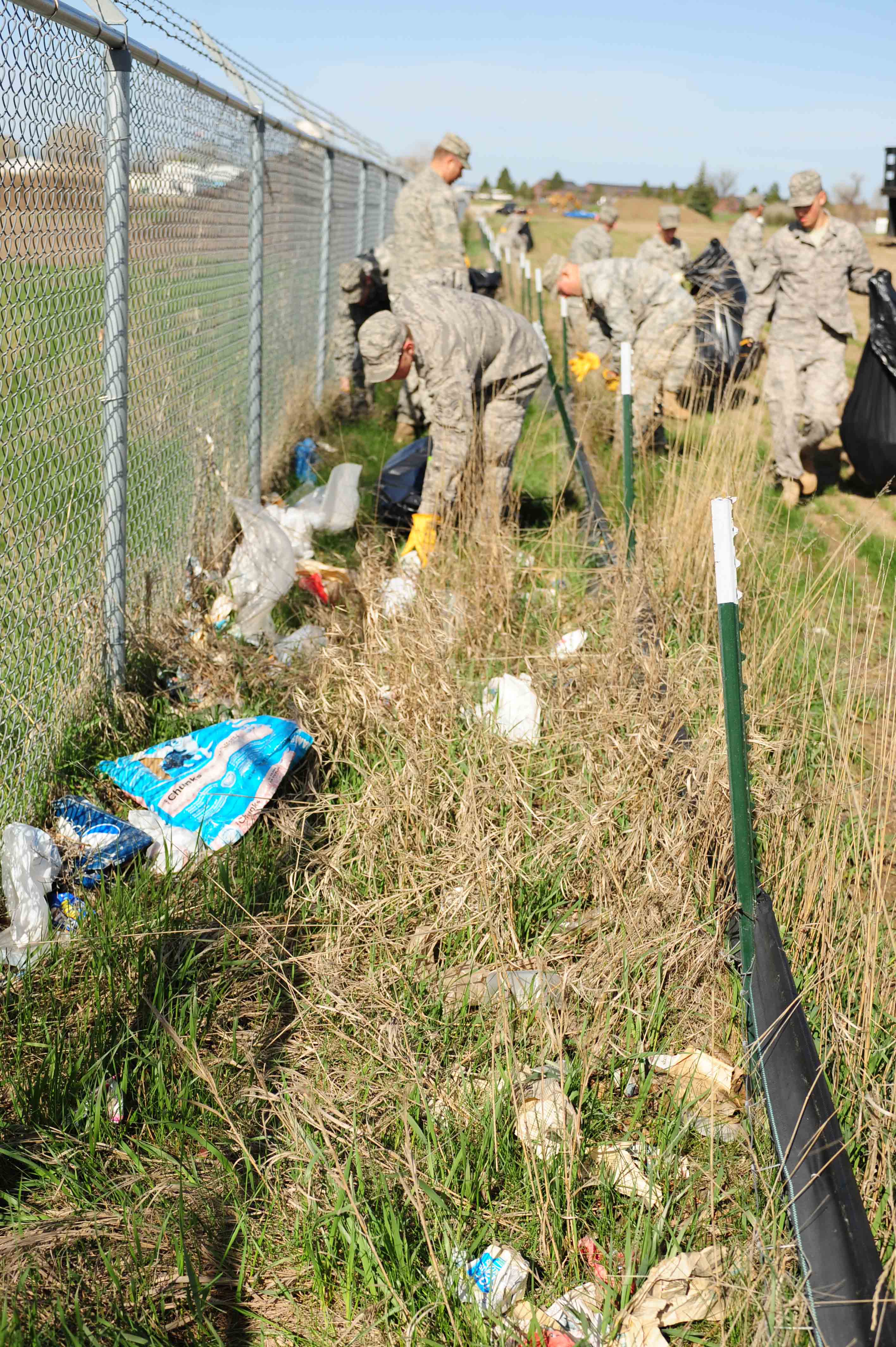 Ellsworth Airmen volunteer for base cleanup > Ellsworth Air Force Base ...