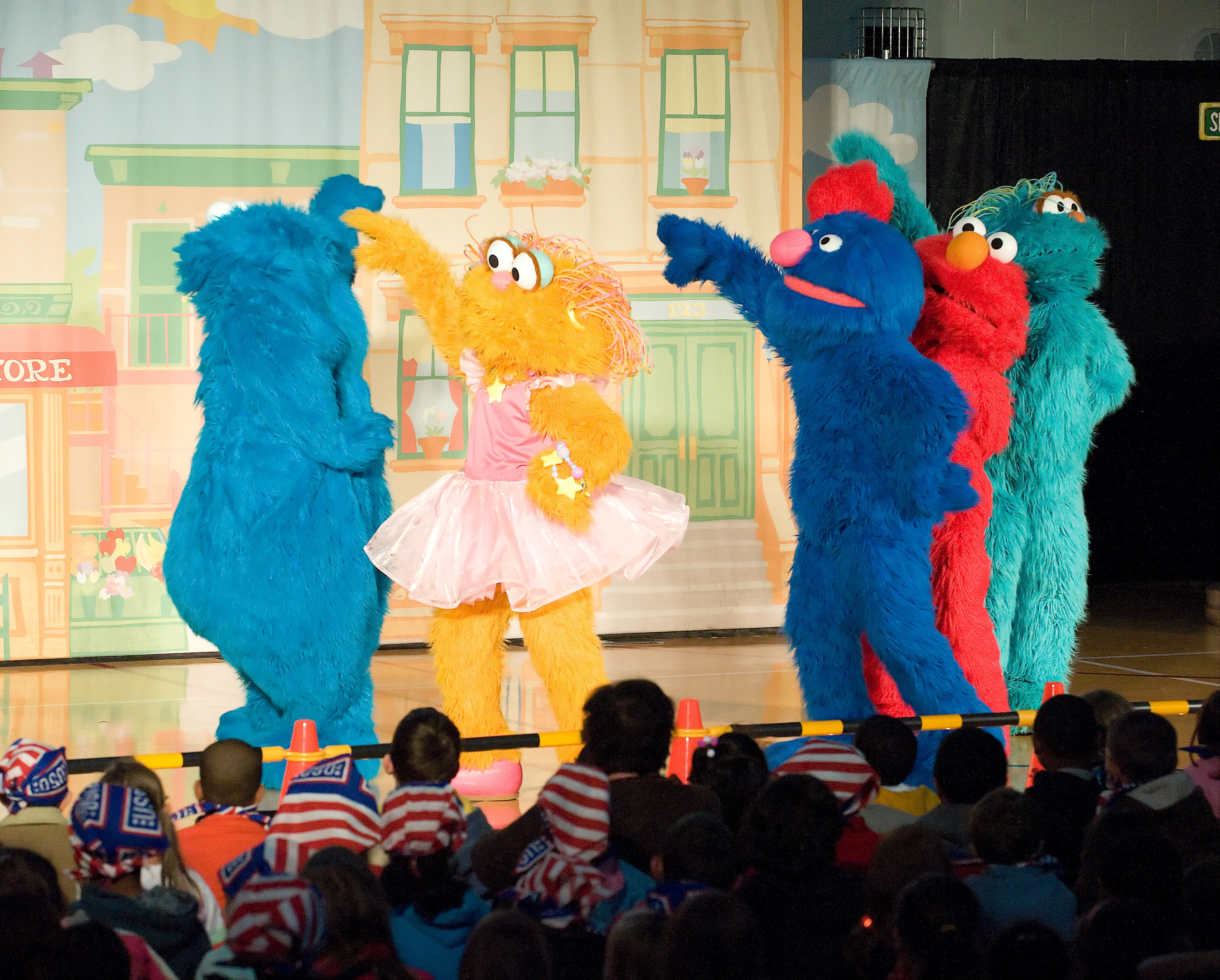 sesame street dance zoe