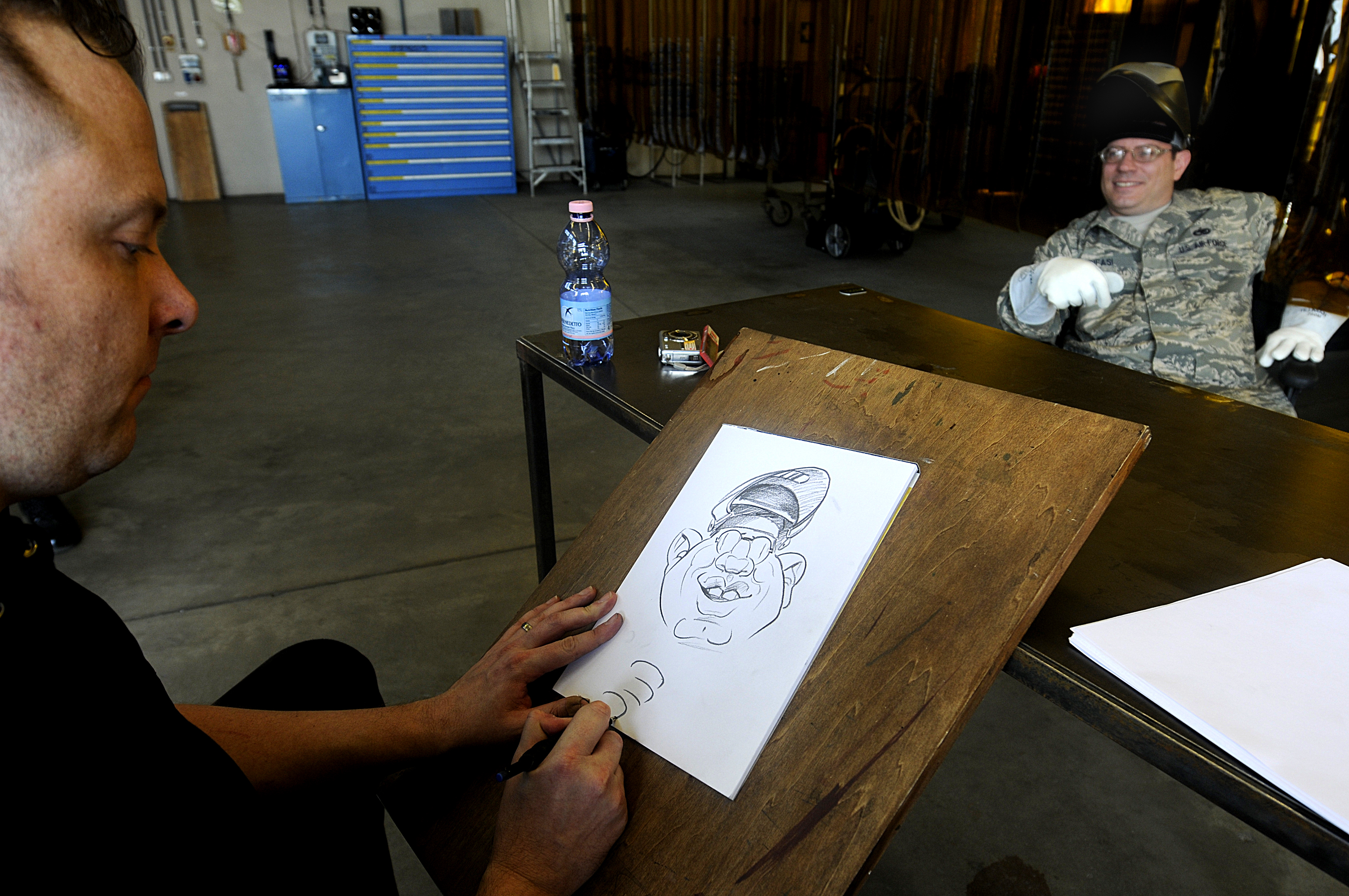 Airmen Draw Cartoonists In > Ramstein Air Base > Article Display