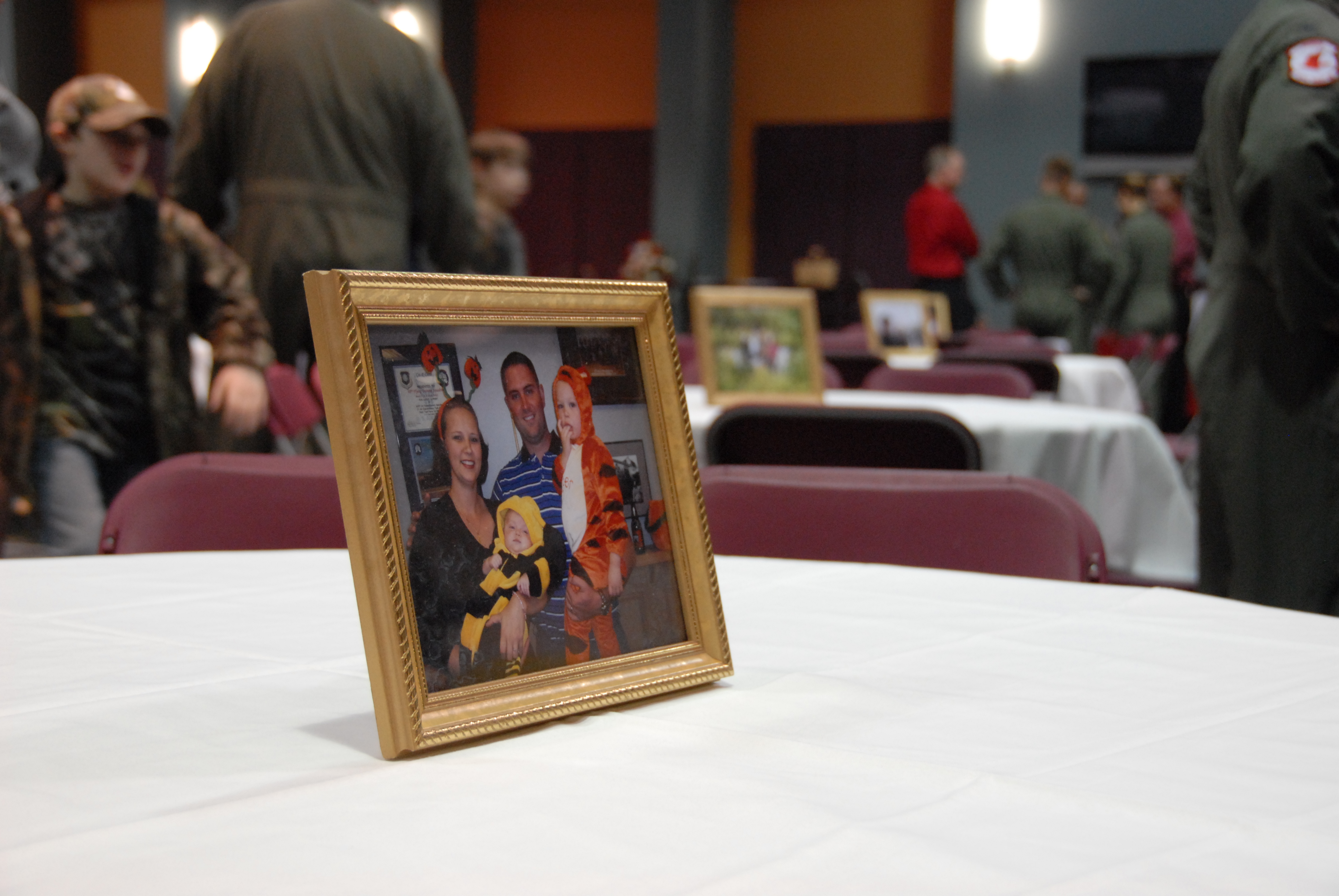 Reservist honors fallen C-17 pilot > 477th Fighter Group > Article Display