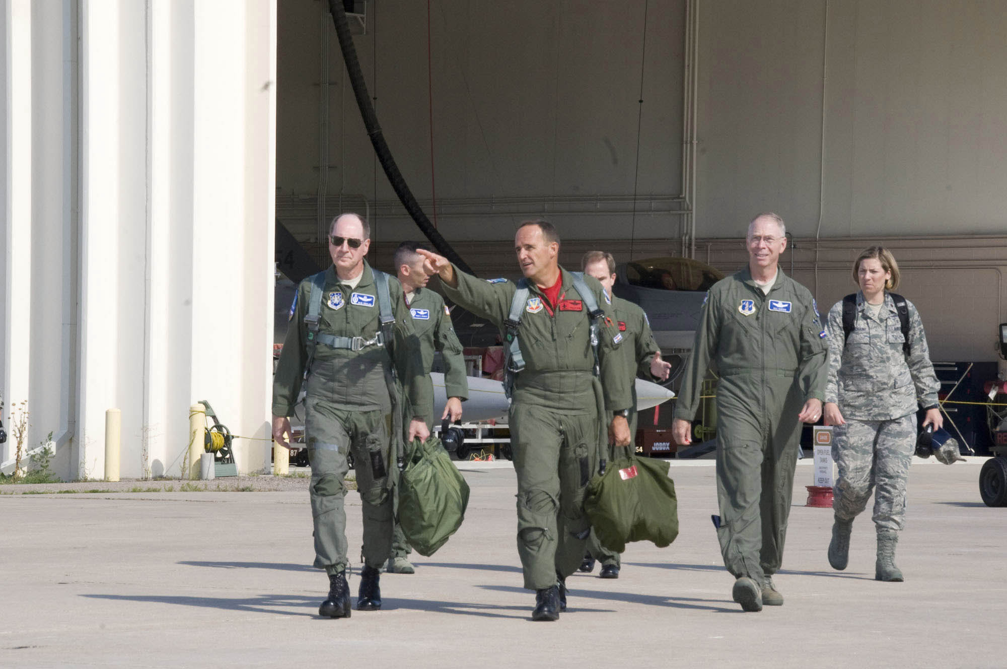 Commander of AFSPC takes flight