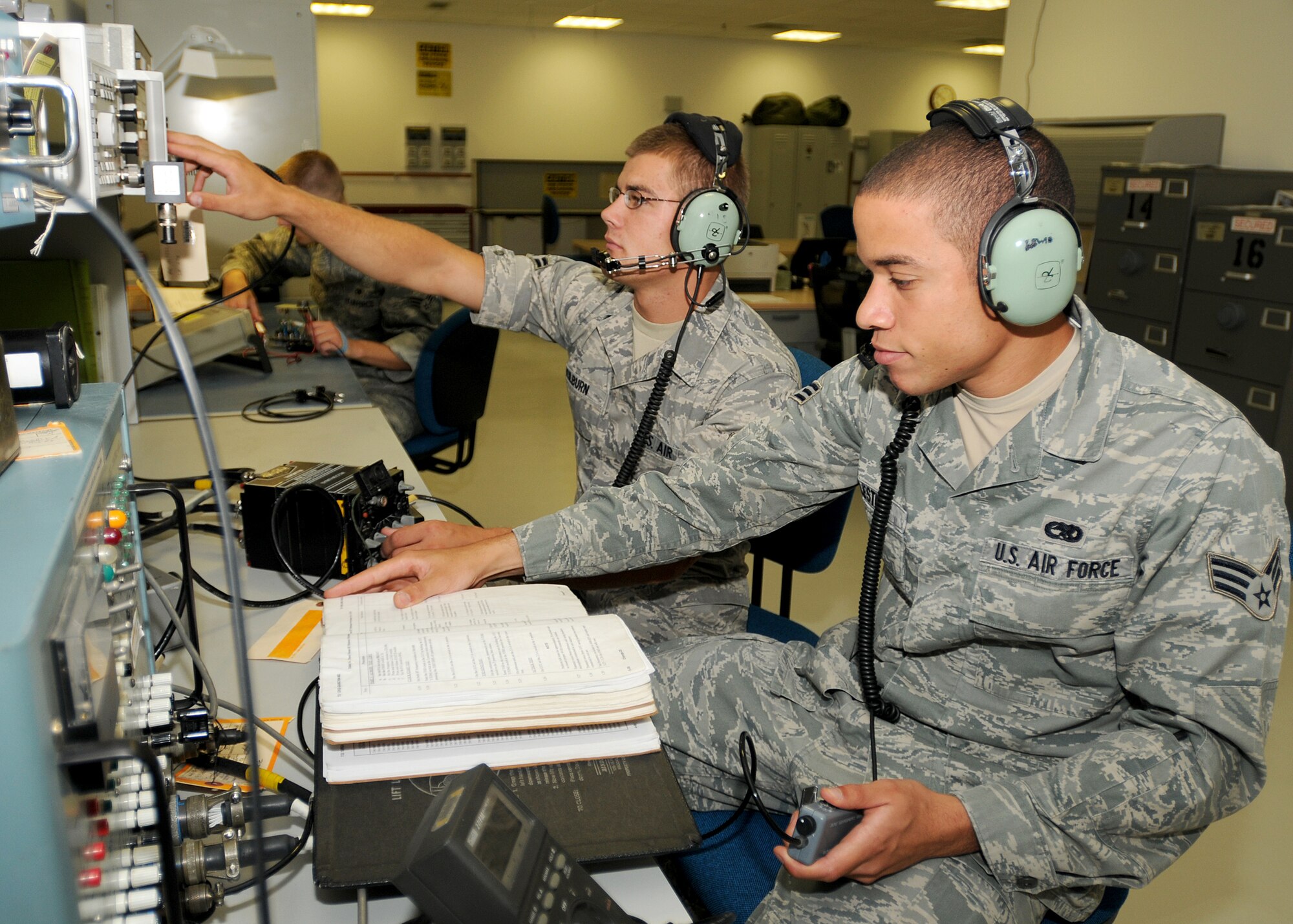 Avionics shop keeps jets flying > Aviano Air Base > News Display