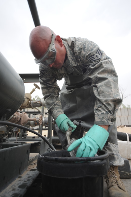 Largest Air Force fuel farm operates 'bare base' style > U.S. Air Force ...
