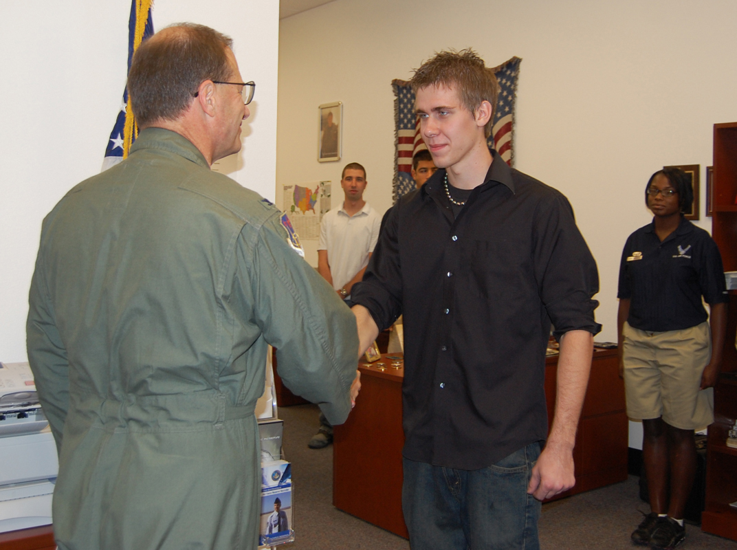 DEP enlistees learn about AF programs, benefits > 926th Wing > Article ...