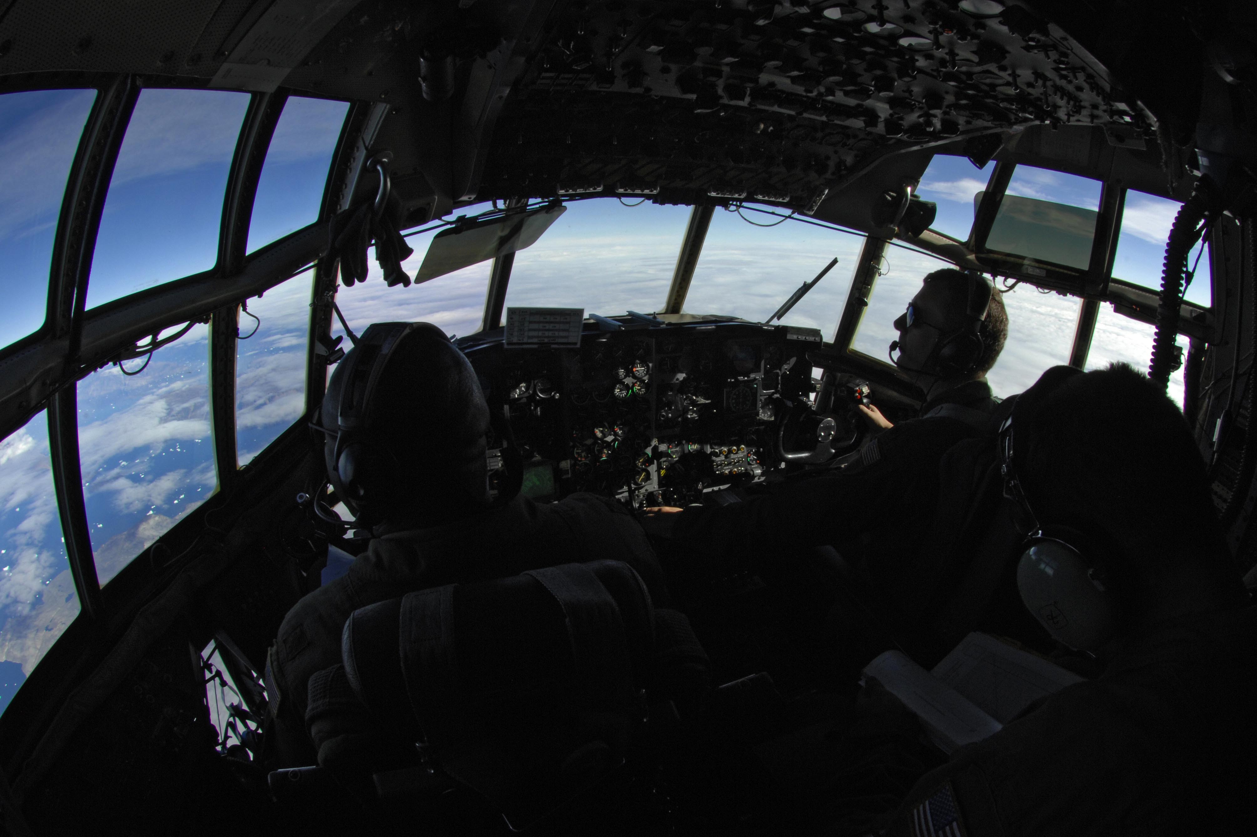 Air Force pilot Maj. Leroy Kinlocke, left, and his co-pilot, Air Force ...
