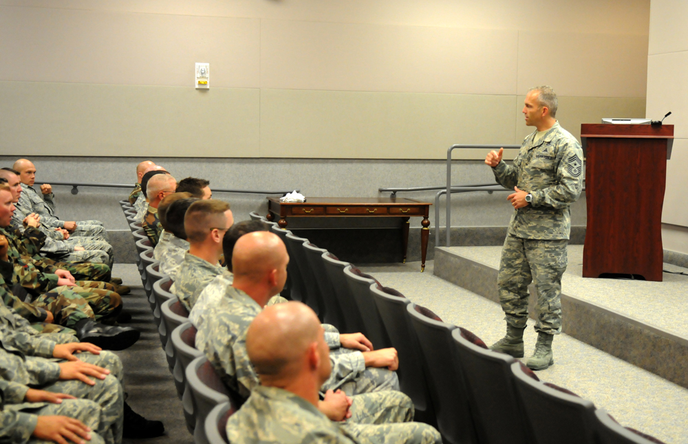 ACC command chief visits Beale > Air Combat Command > Article Display