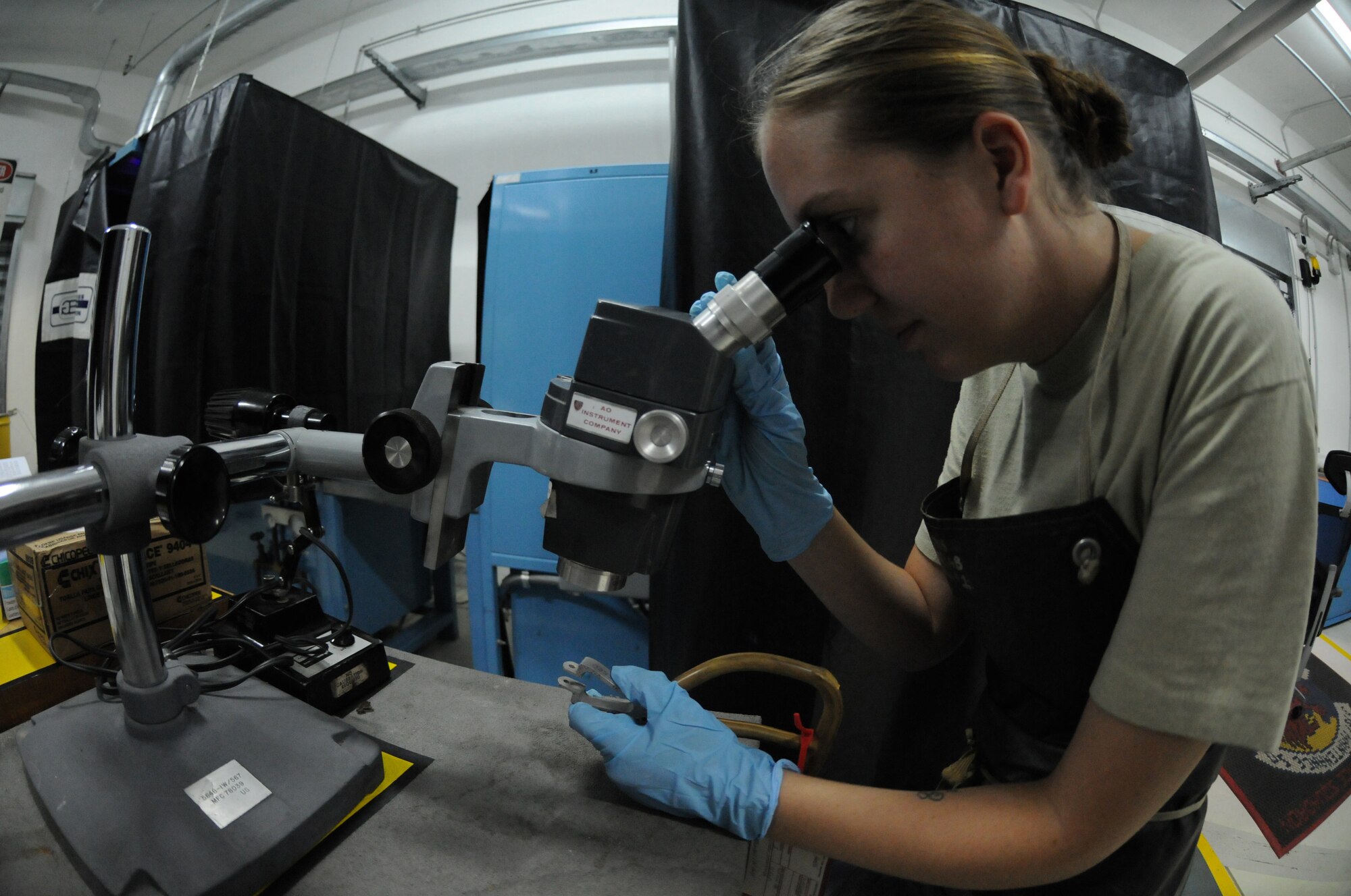 NDI: Keeping Aviano safe one crack at a time > Aviano Air Base > Display