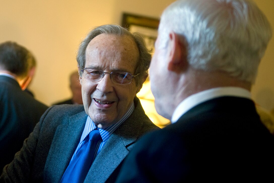 Former U.S. Defense Secretary William J. Perry speaks with Defense ...