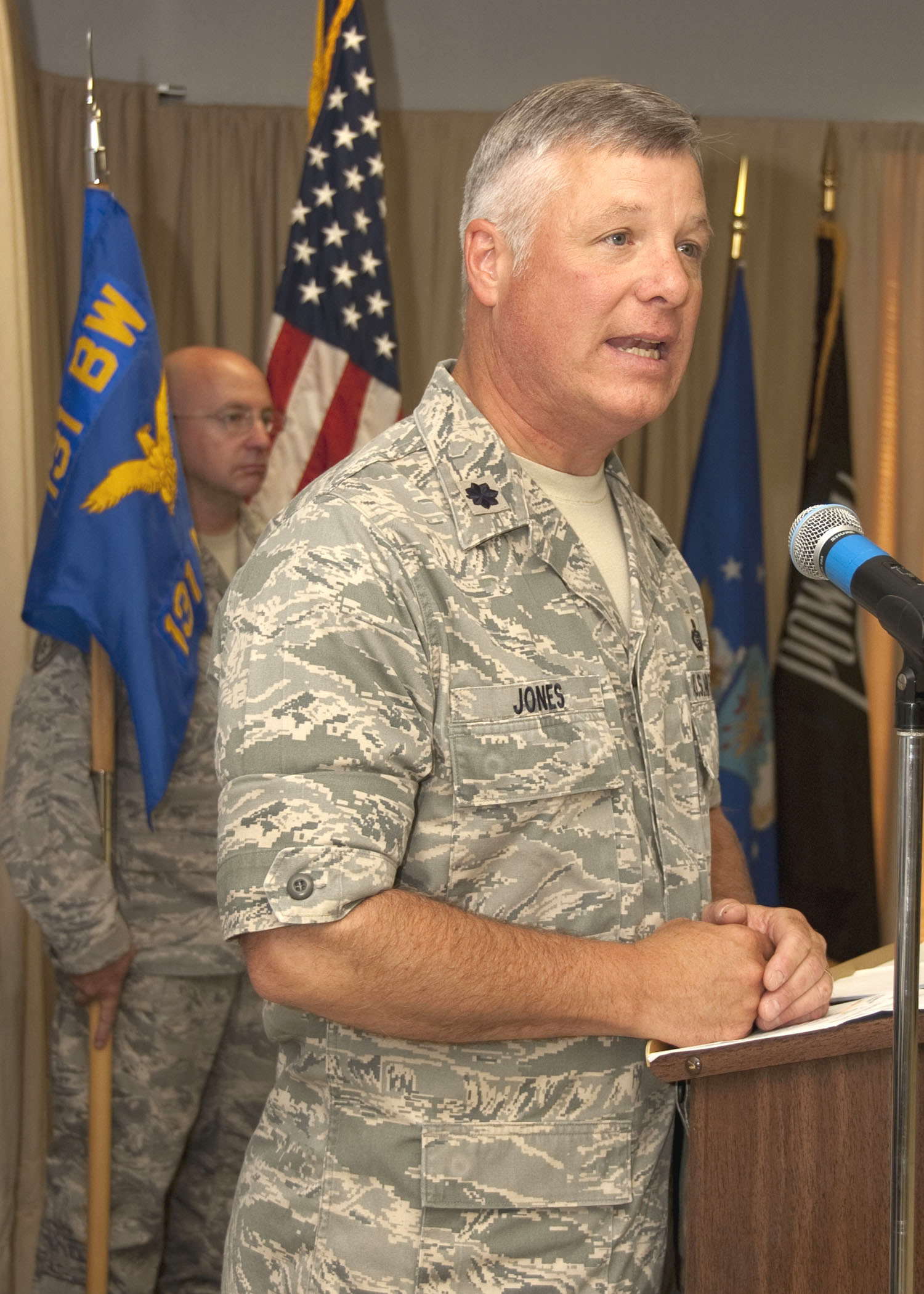 Lt. Col. Jones gives inspiring words