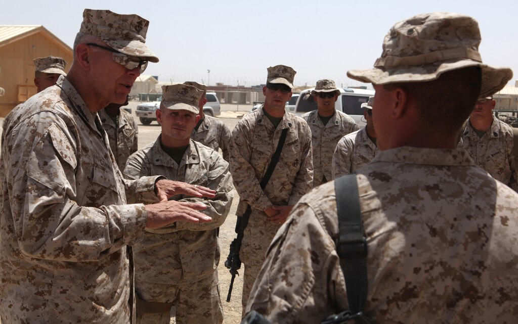Commandant, Sergeant Major of the Marine Corps Visit 1st MLG Marines in ...