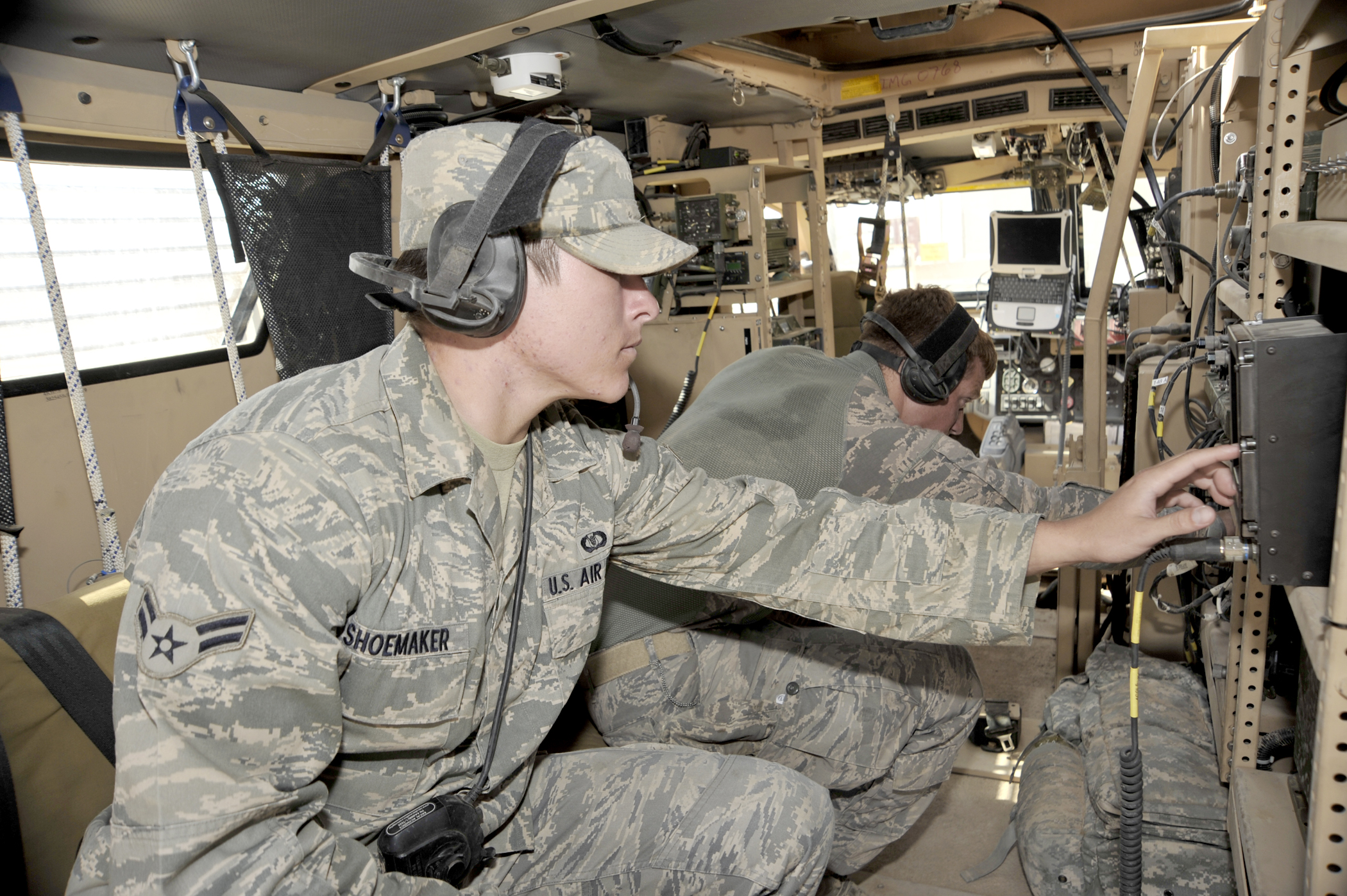 Airmen assist with Army ground movements in Iraq > Air Force > Article ...