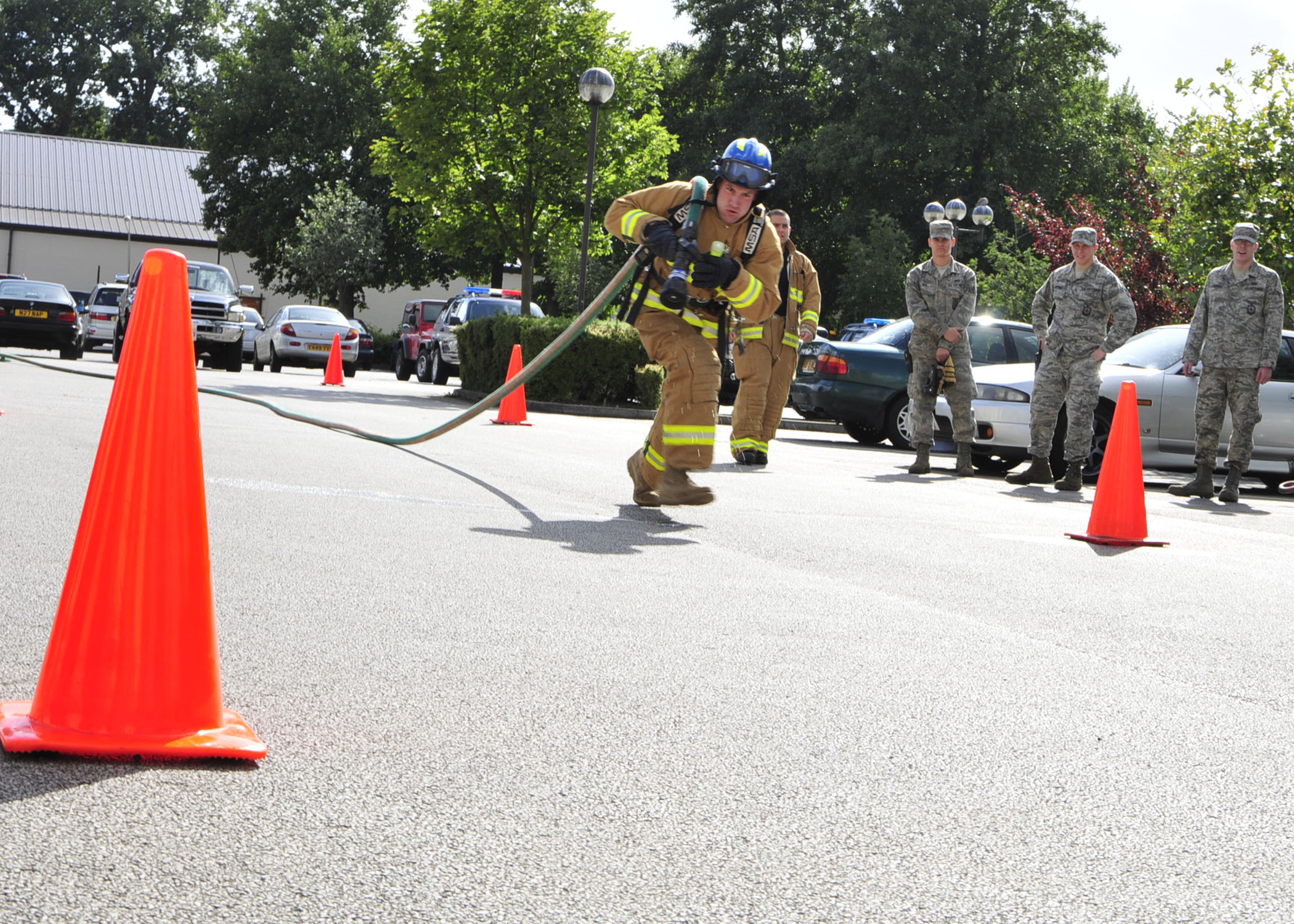Wing Commander participates in firefighter challenge > Royal Air Force ...