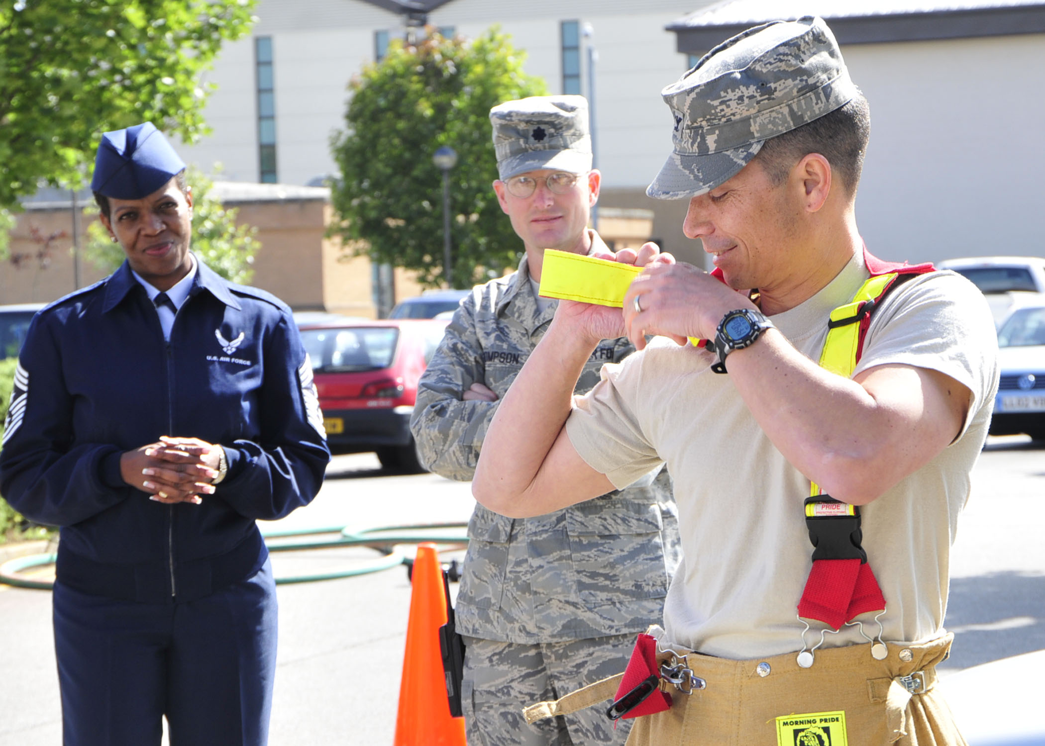 Wing Commander participates in firefighter challenge > Royal Air Force ...