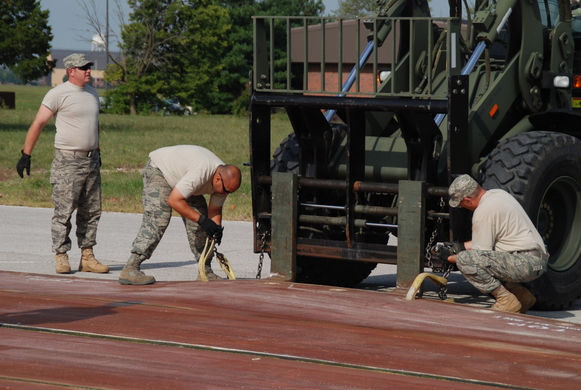 Practice fixing runways > 932nd Airlift Wing > Article Display