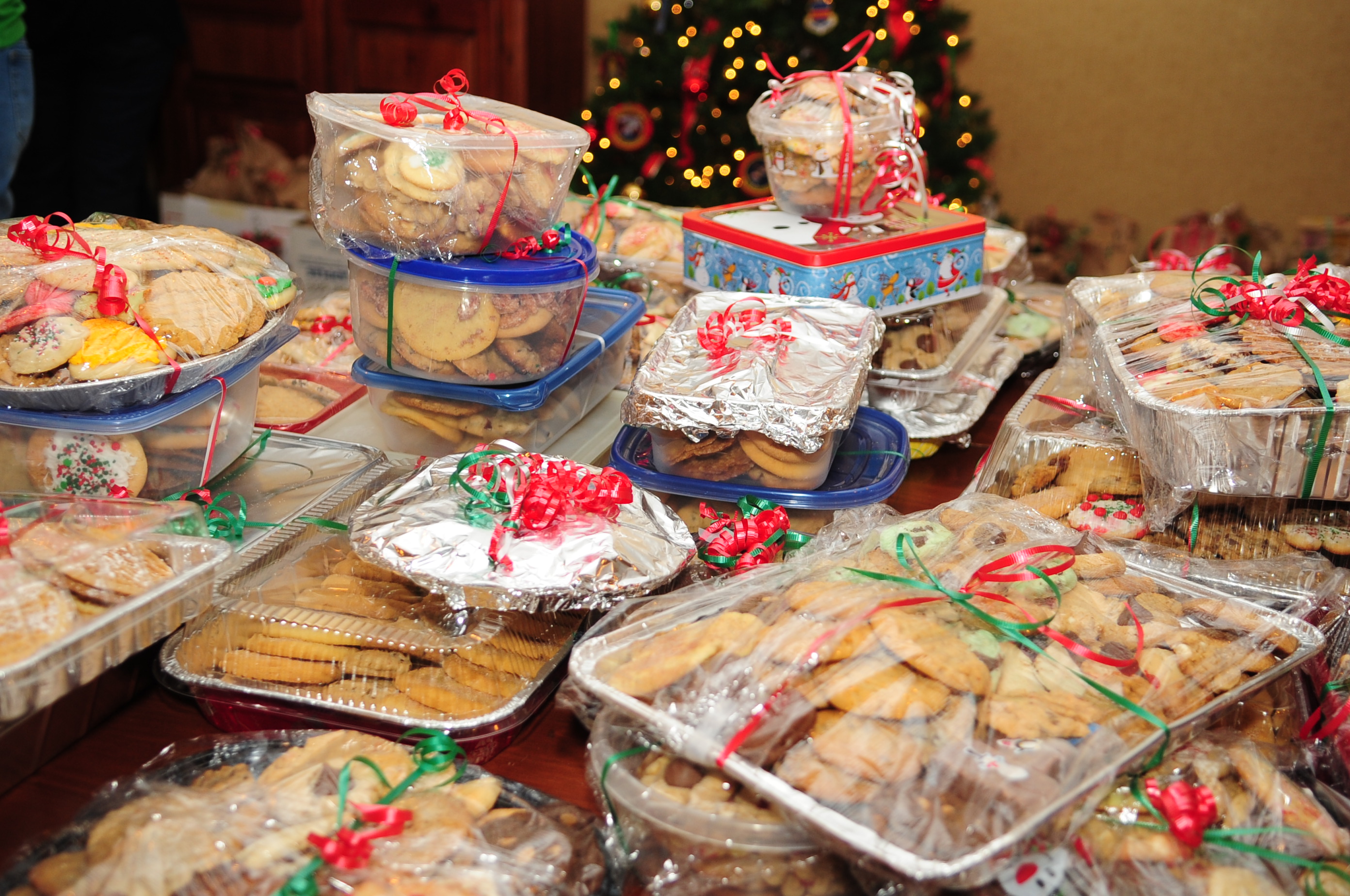 D-M community collects cookies for Airmen
