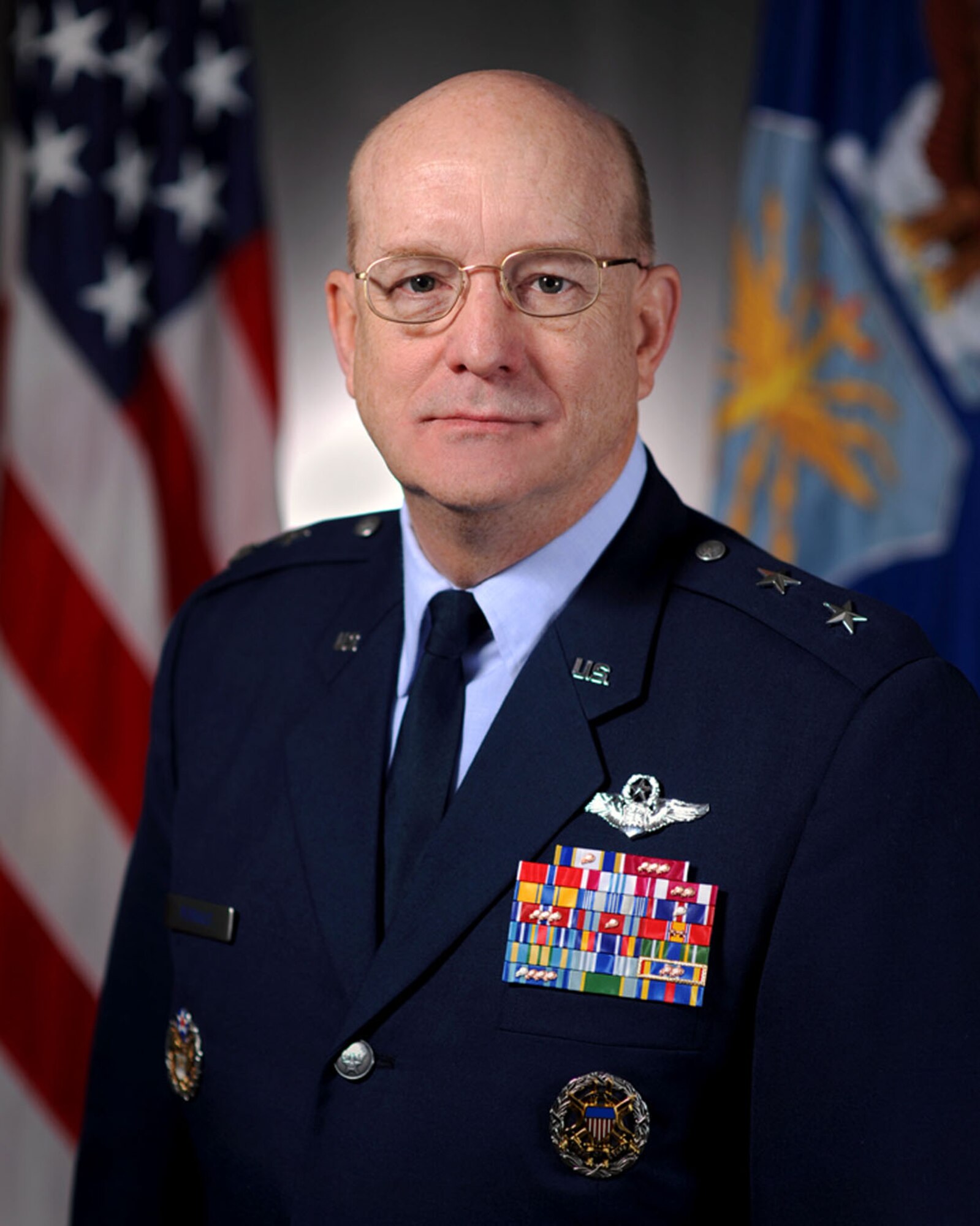MAJOR GENERAL RICHARD E. PERRAUT JR. > Air Force > Biography Display