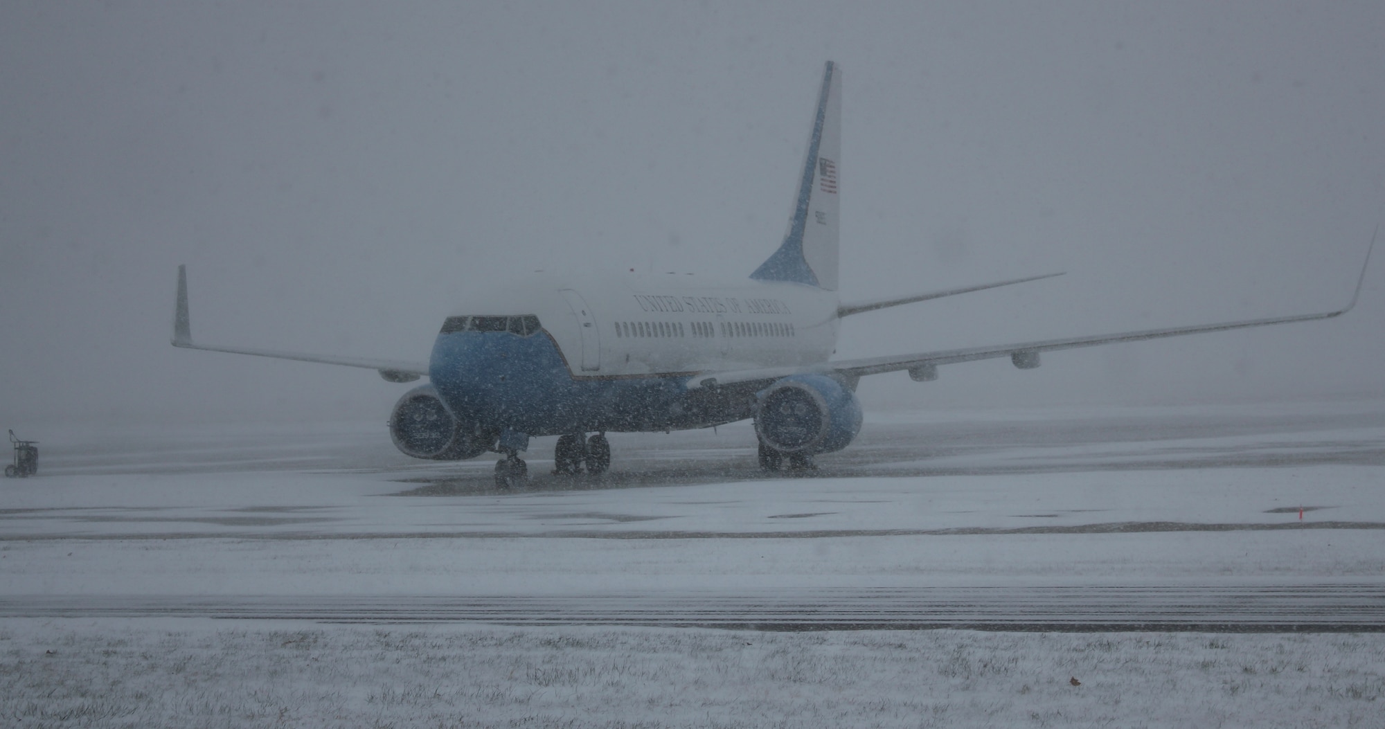 Flight line snow > 932nd Airlift Wing > Article Display