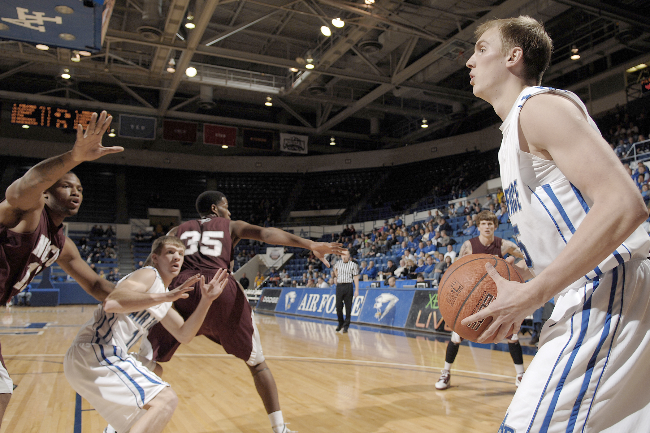 Photo essay: Falcons men's basketball team defeats the Eagles > Air ...