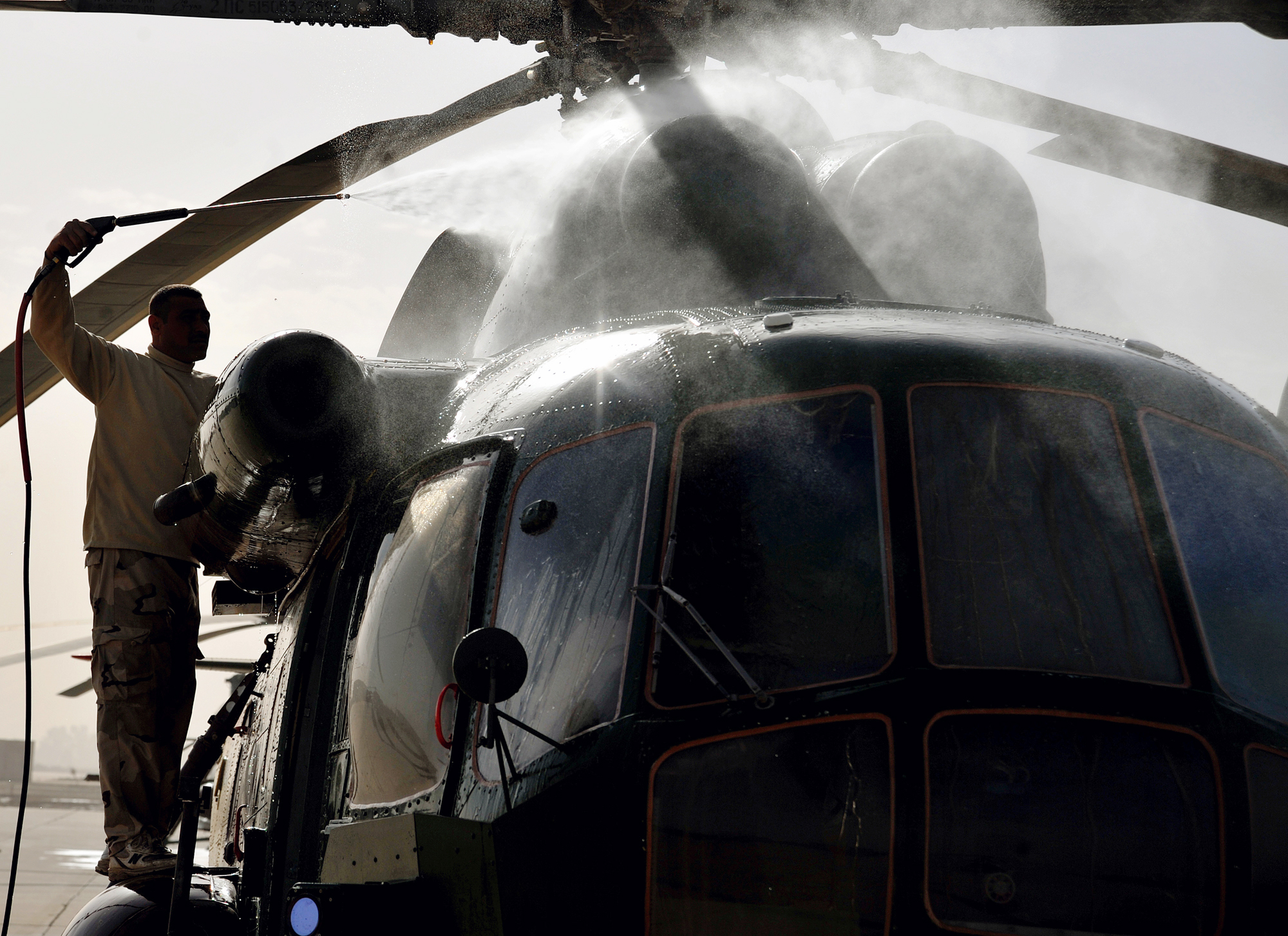 Airmen work side-by-side with Iraqi AAC members > Air Force > Article ...