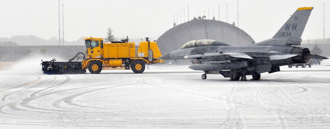 It snows in the East