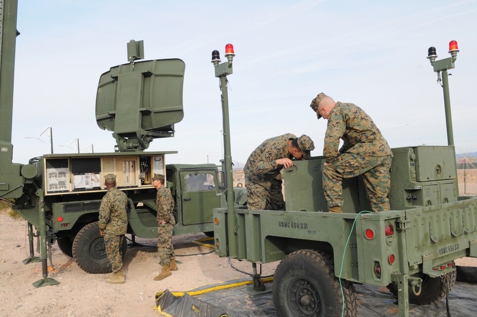 Yuma squadron schools up on Corps' newest mobile ATC gear > Marine ...