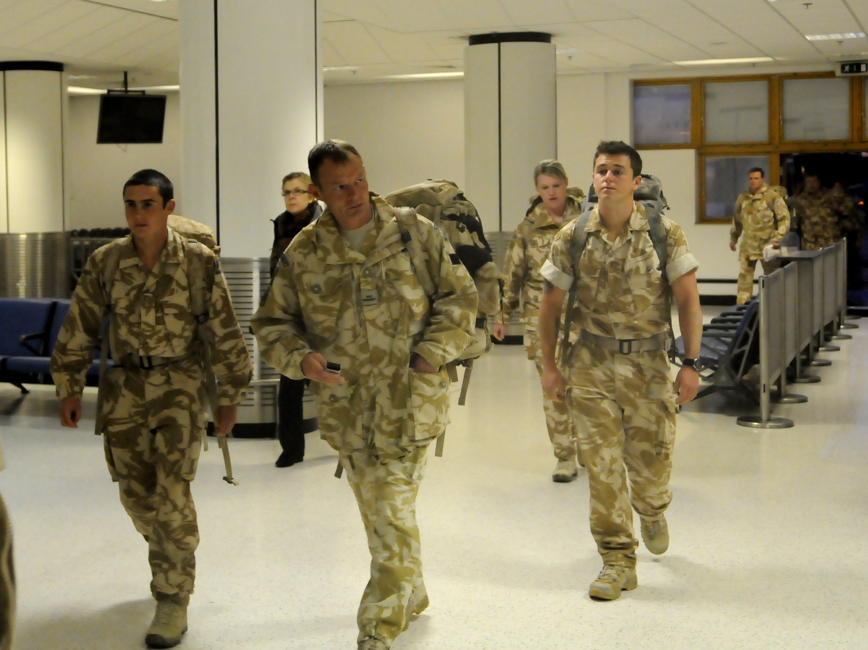 RAF airmen redeploy through RAF Mildenhall