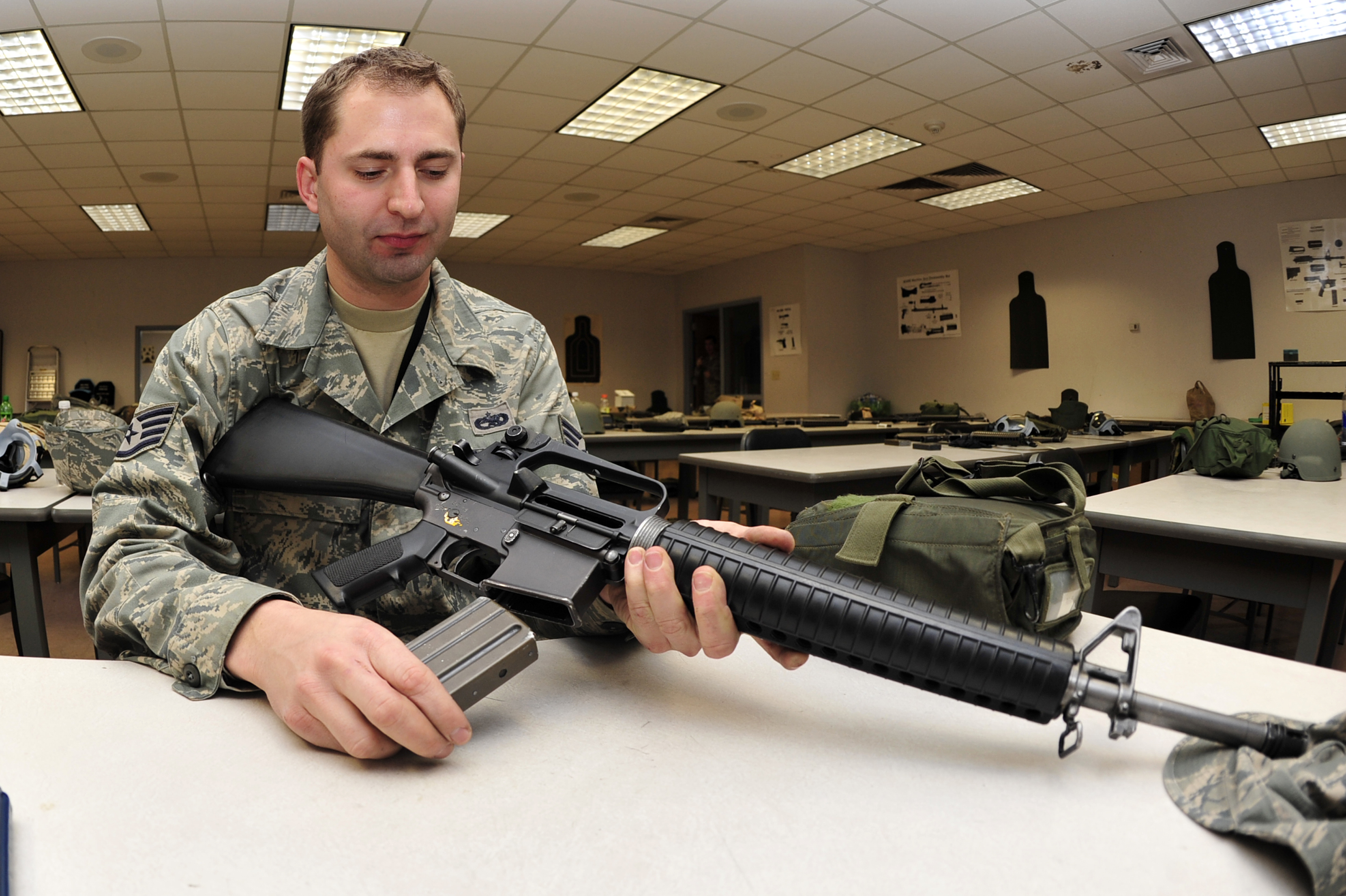 Airmen train in combat arms > Little Rock Air Force Base > Display