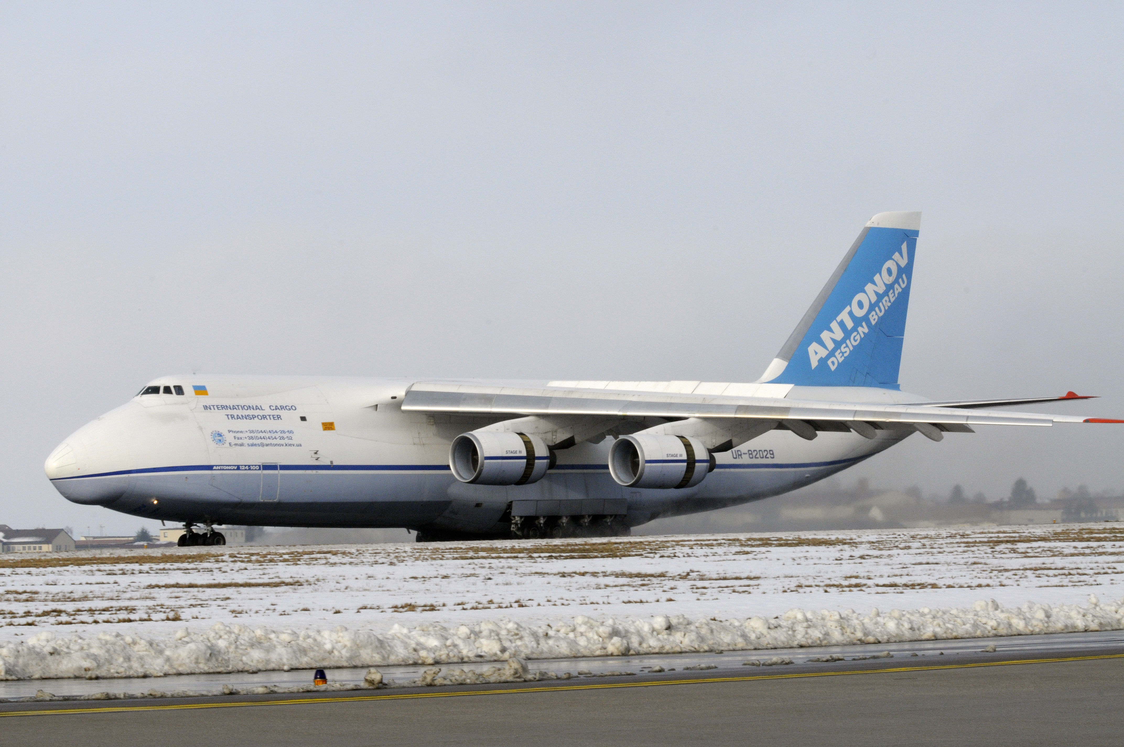 Antonov An-124 delivers freight through Spangdahlem