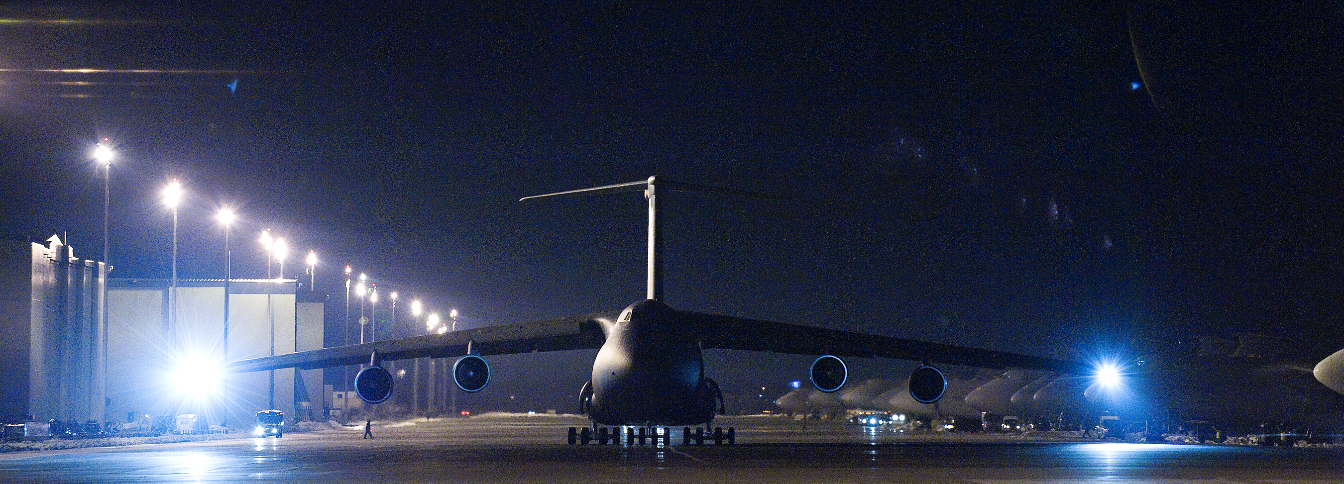 Dover aircraft depart before storm > Dover Air Force Base > Article Display