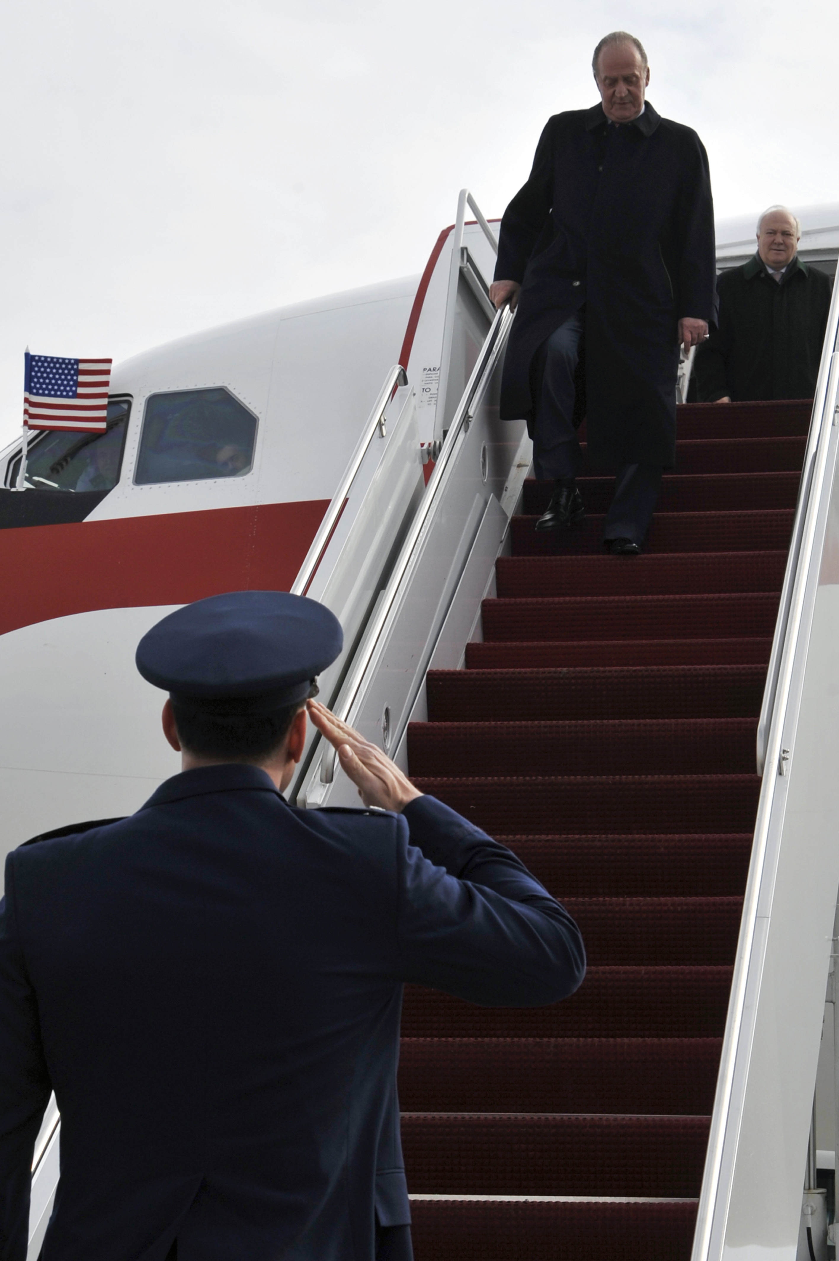 King of Spain lands at Andrews