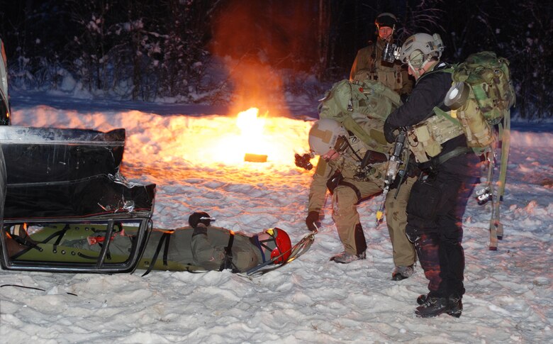 An exercise in the cold prepares PJs for combat > 920th Rescue Wing ...