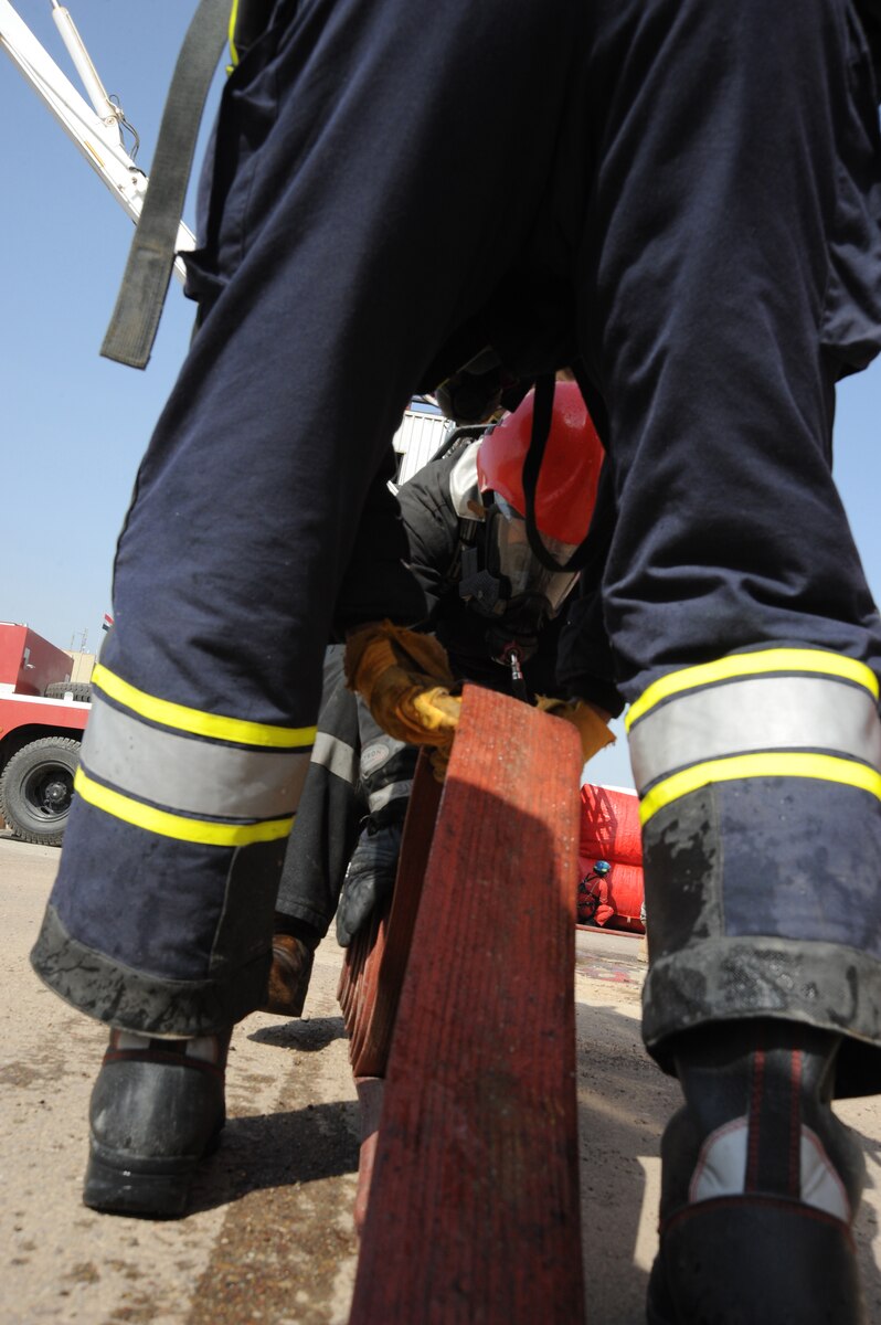 Iraqi firefighters demonstrate their capabilities > U.S. Air Forces ...