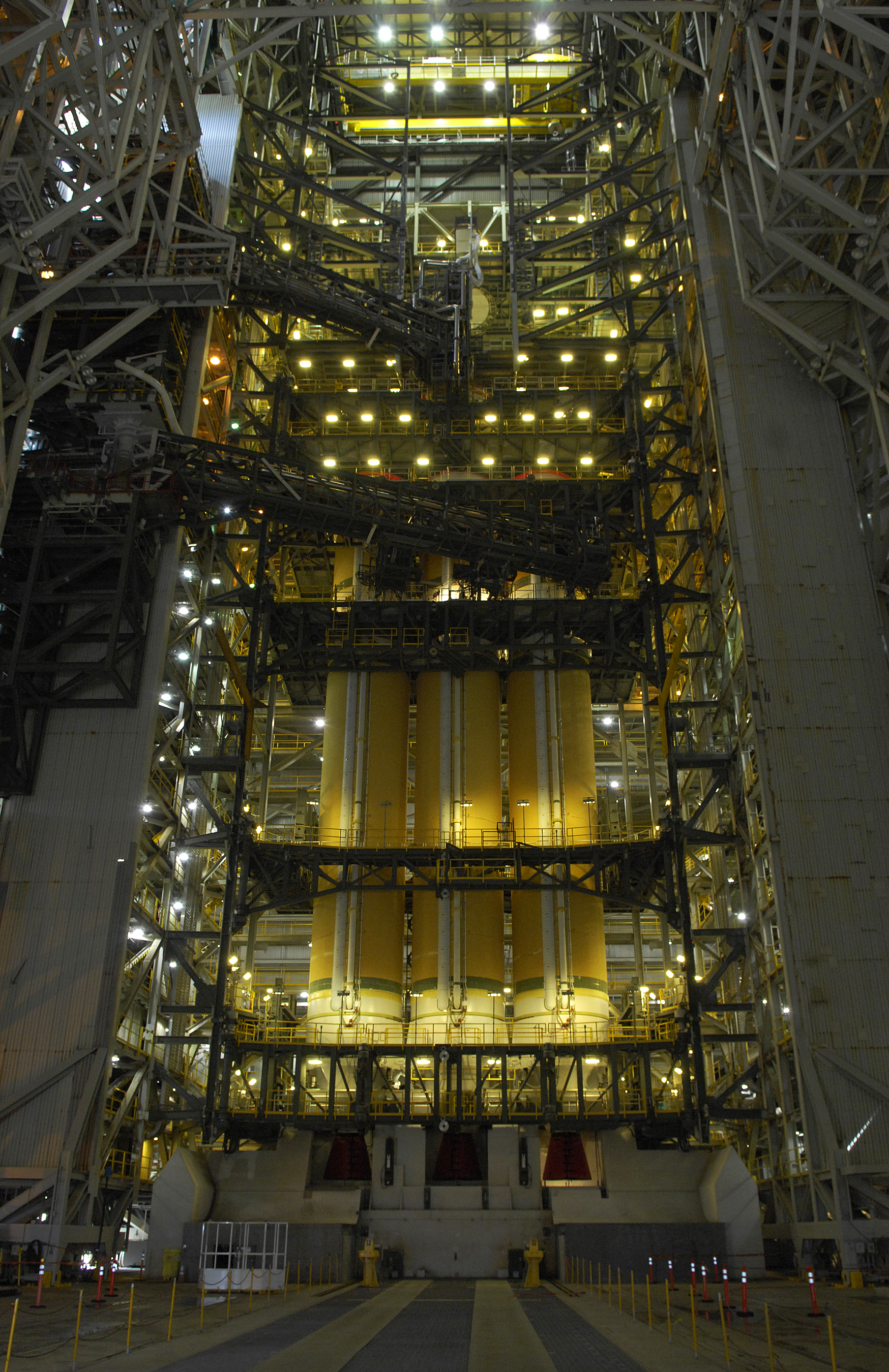 Local media gets first glimpse of Delta IV > Vandenberg Space Force ...