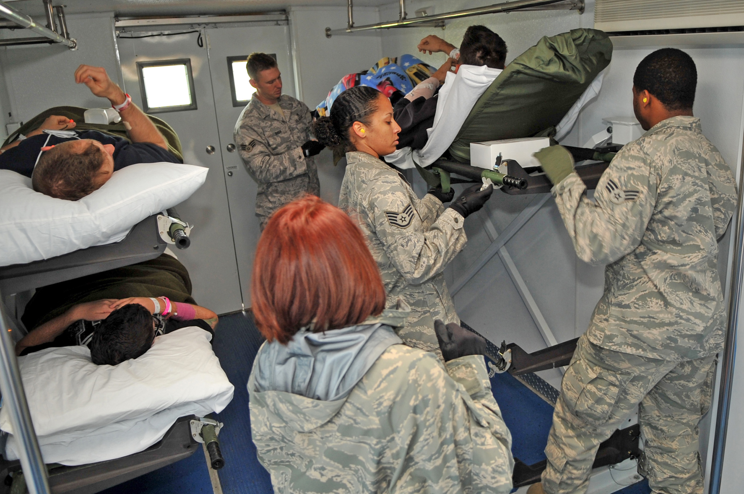 Medical teams, volunteers help patients during weather-related delays ...