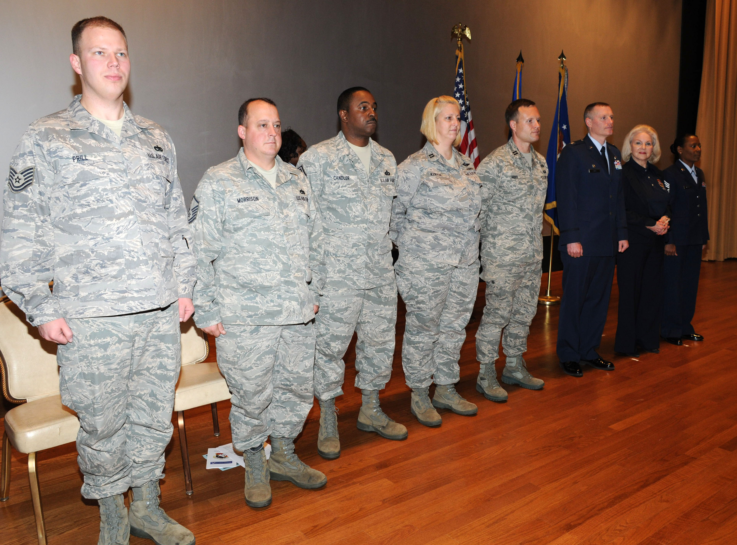 927th hosts a commander's call > 927th Air Refueling Wing > Article Display