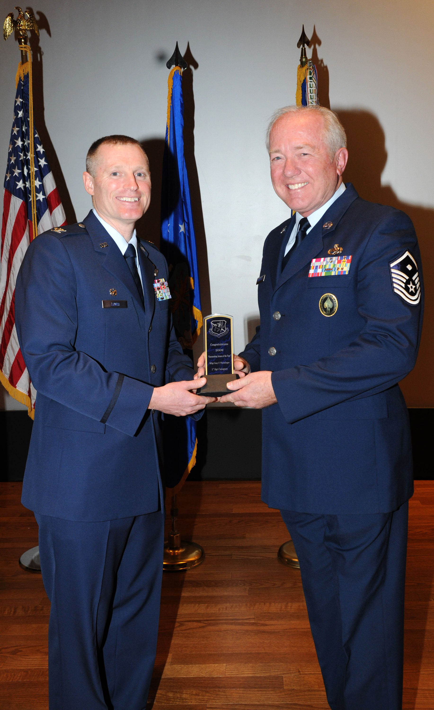 927th hosts a commander's call > 927th Air Refueling Wing > Article Display