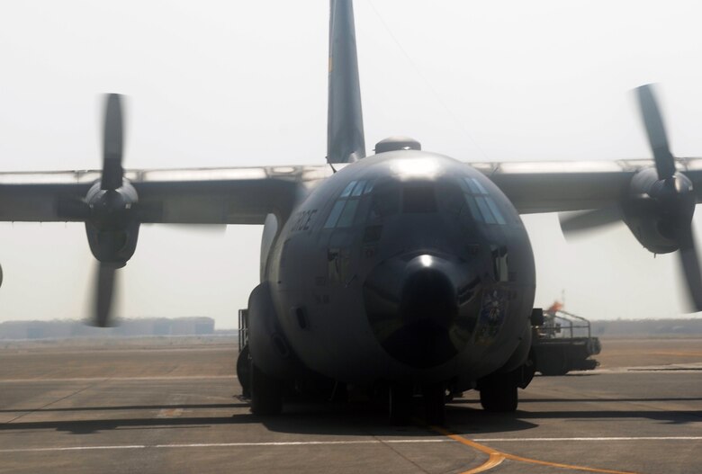 C-130 crew, aerial porters complete 'engines running' off-load at ...